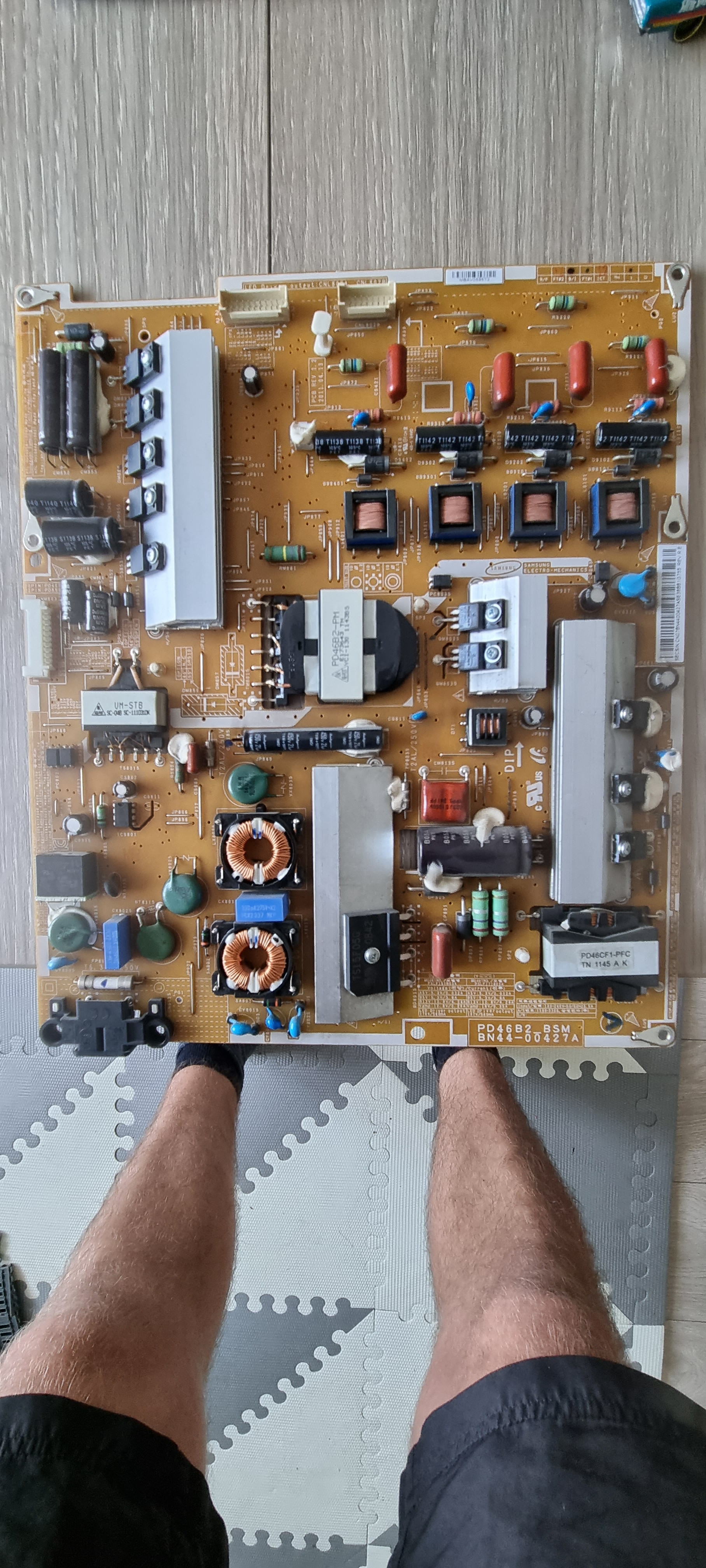 Telewizor Samsung UE40D6500 - nie włącza się tylko cyka