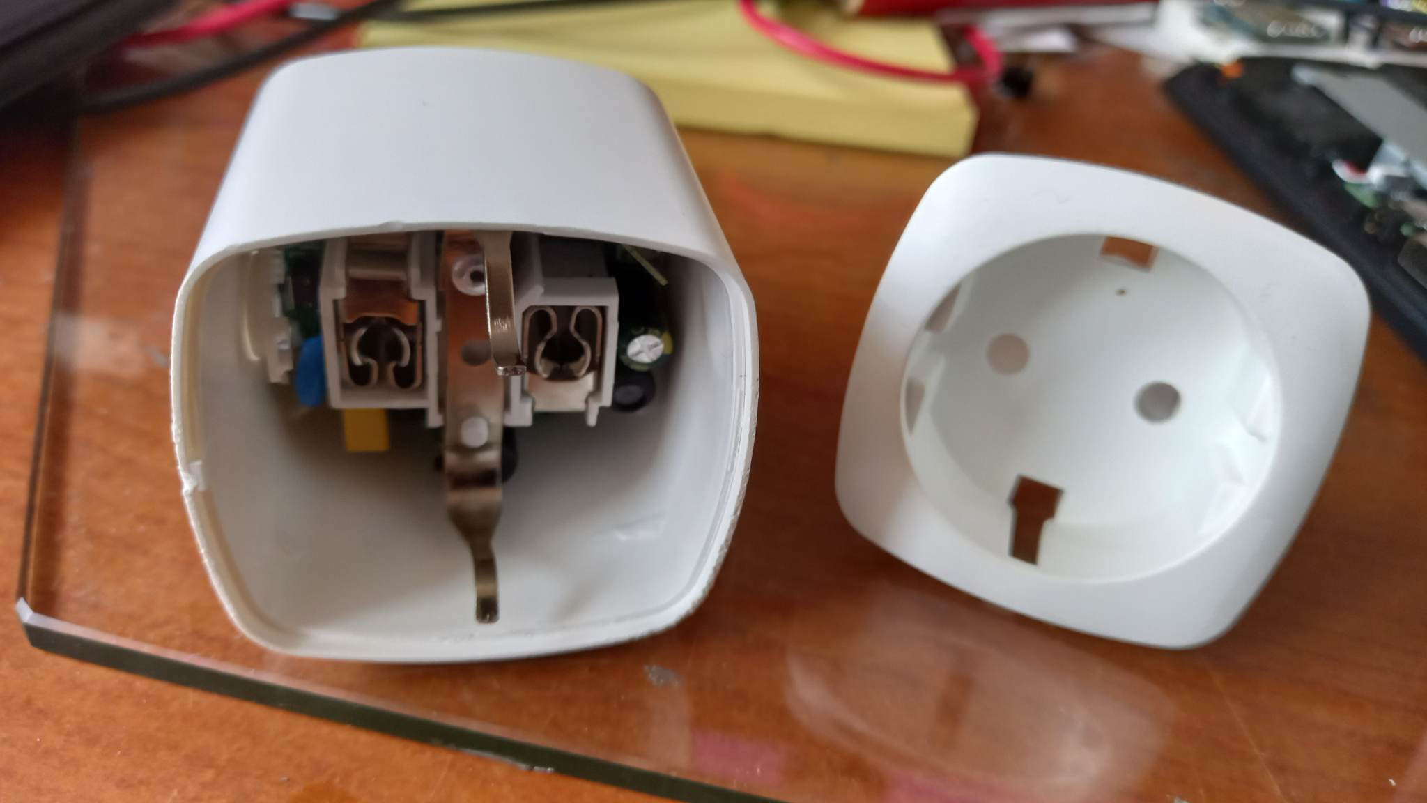 [TYWE2S] Ezviz CS-T30 10A EU (WG08(10)V1.4) brute-force teardown