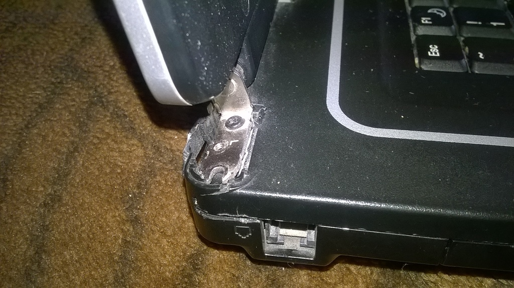 [Sprzedam] Laptop Fujitsu Siemens Amilo Li 1818 Uszkodzony
