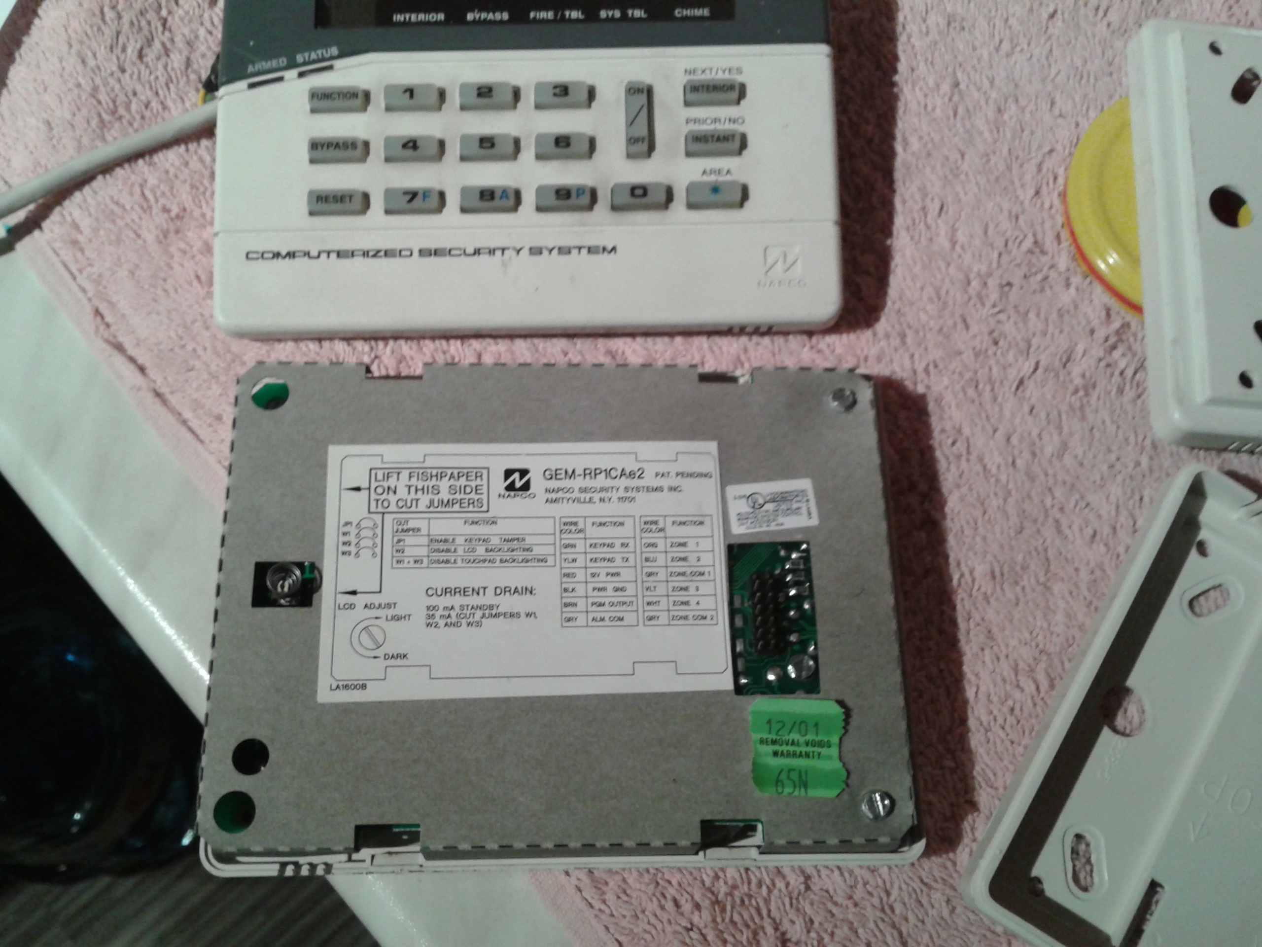 Jak podłączyć klawiaturę GEM-RP1CAe2 do centralki Napco P3200?