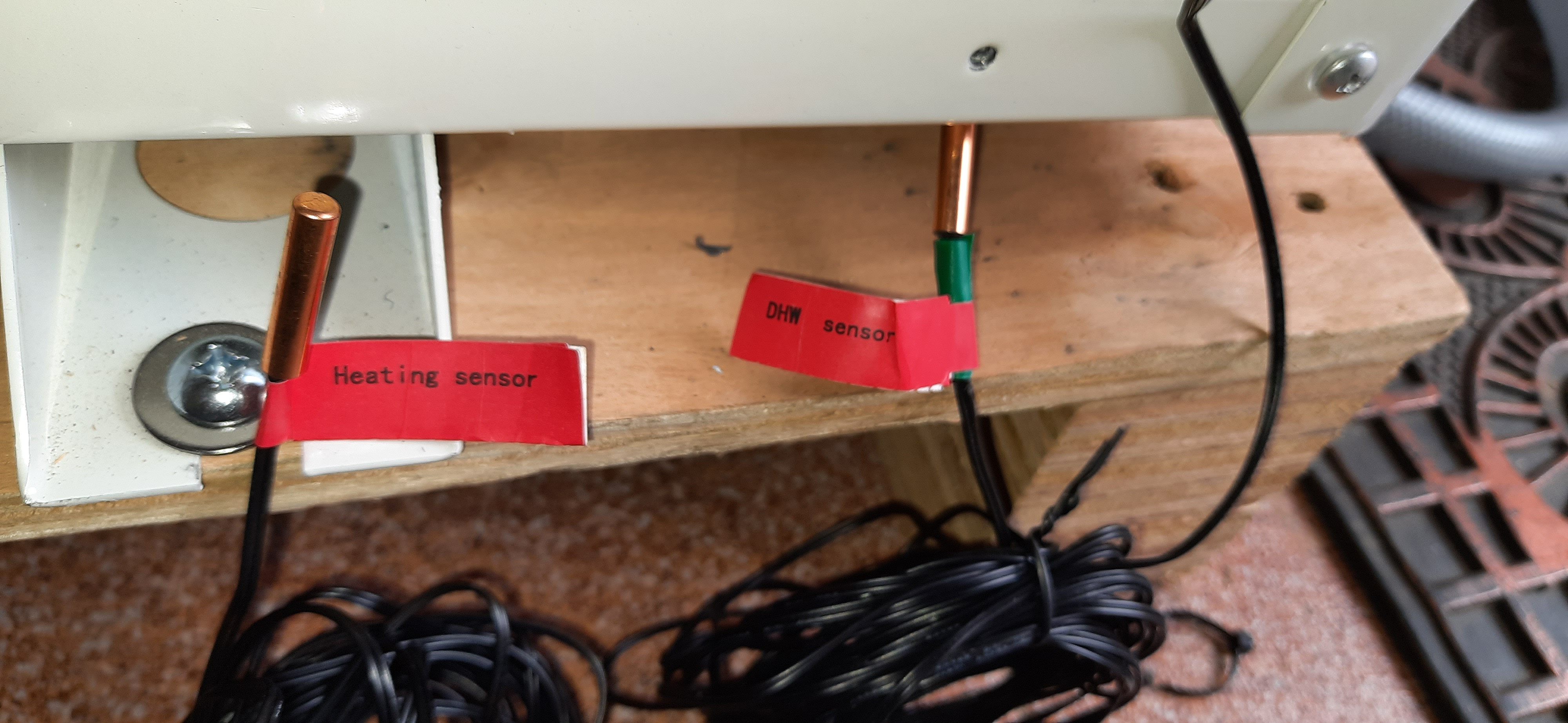 pompa ciepła - czujniki Heating sensor oraz DHW sensor