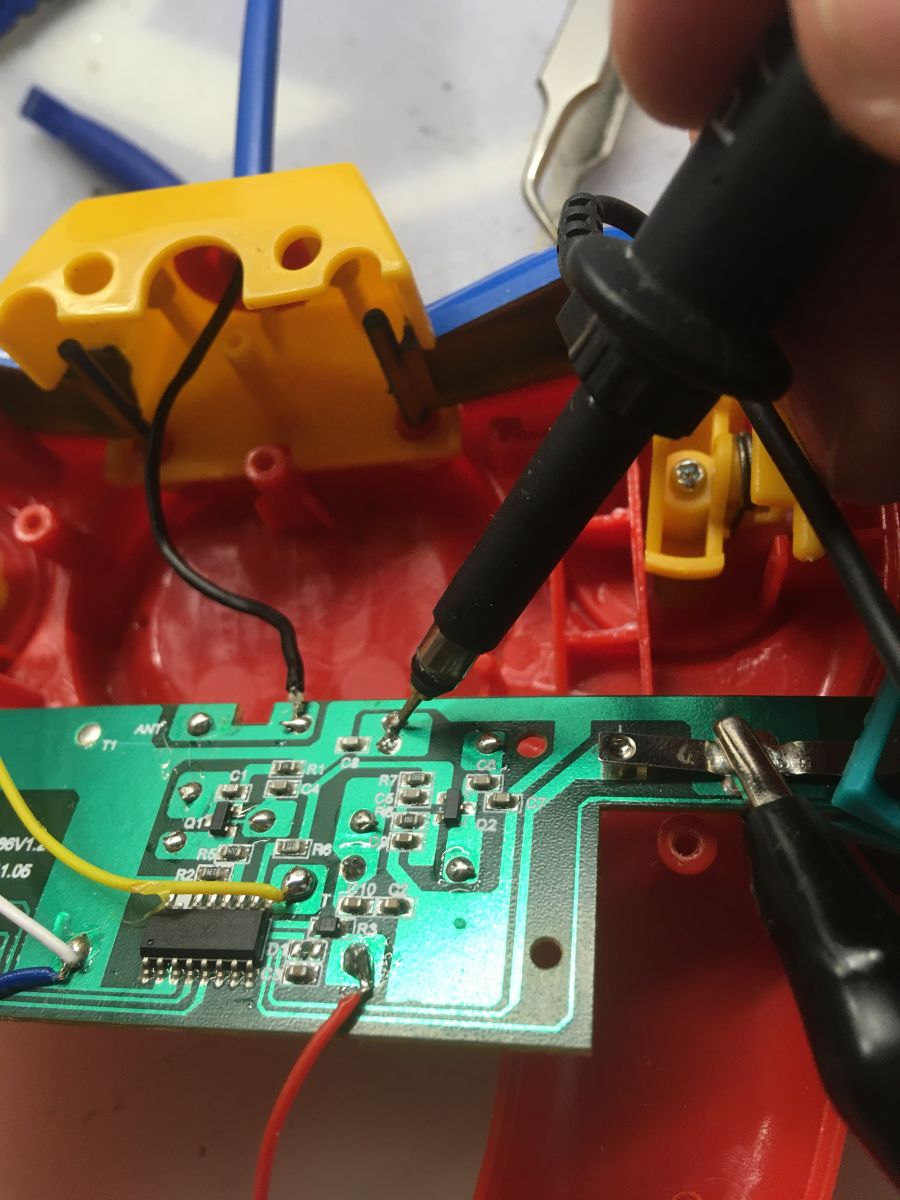 [Rozwiązano] Zasięg układu zdalnego sterowania 27 MHz z motorówki ...