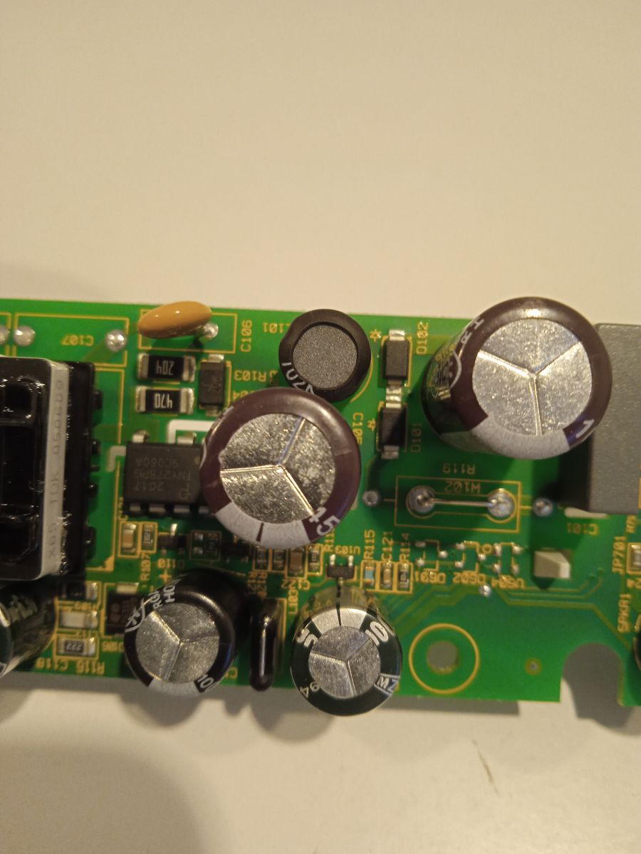 Whirlpool UW8 F2Y XBI F2 jak naprawić płytkę elektroniczną sterującą w zamrażarce