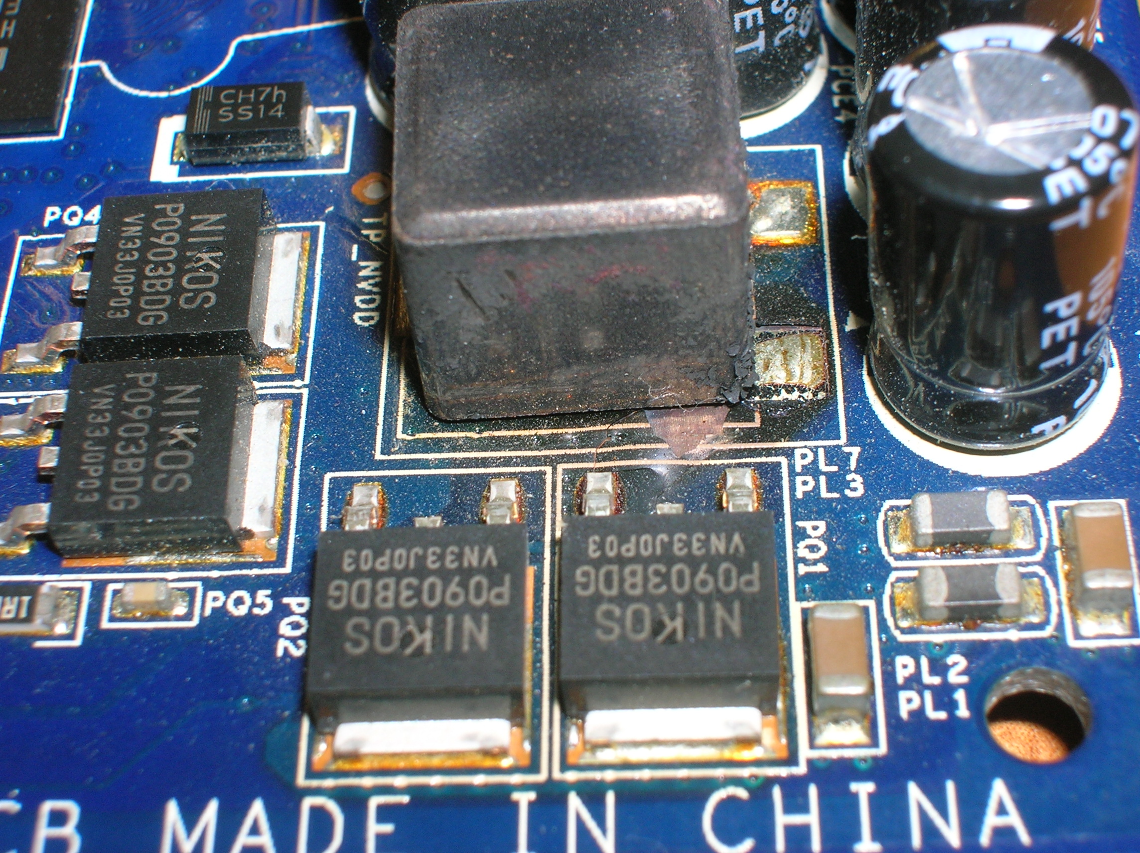 Jak naprawić spaloną cewkę TRIO R68 na karcie Asus 8600GT?