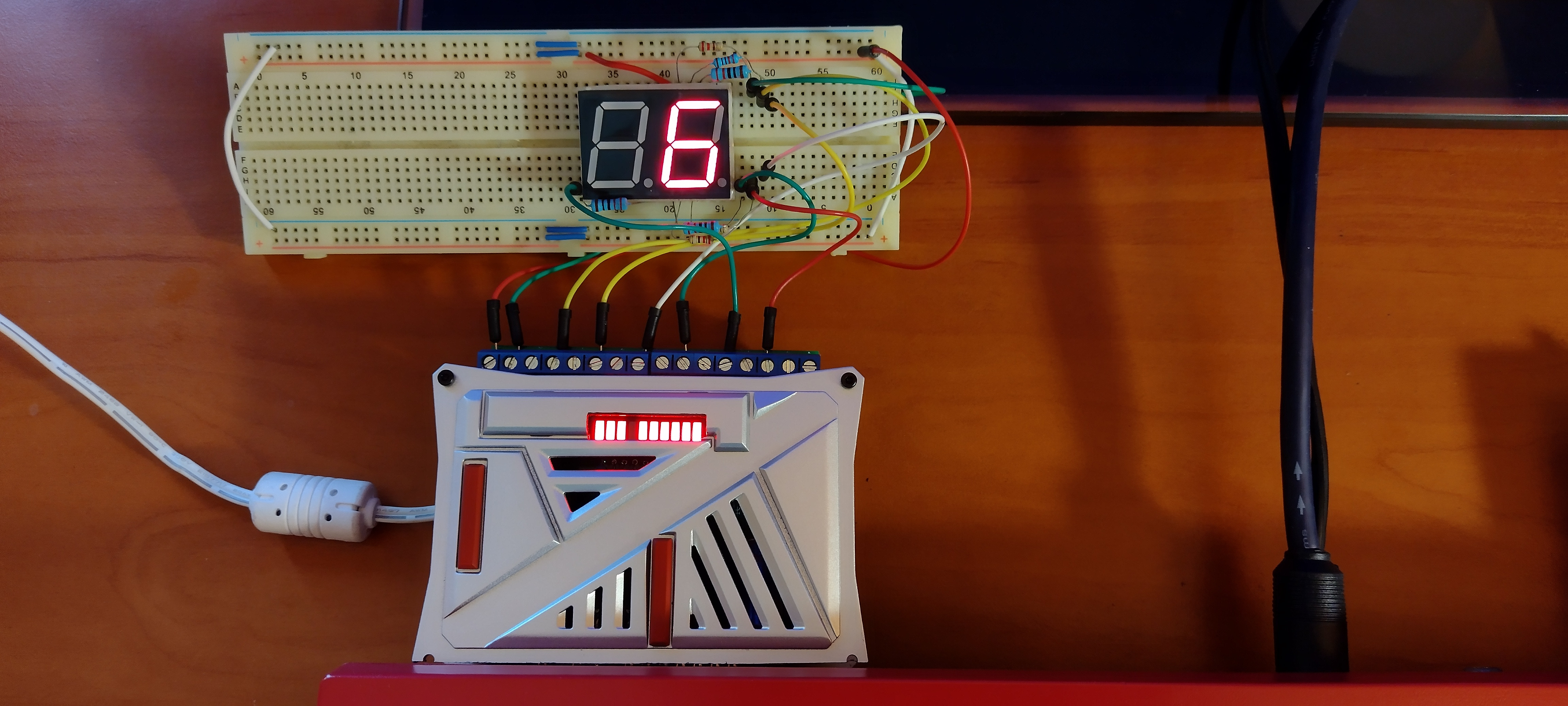 Interfejs User Portu dla Commodore 64 - elektroda.pl