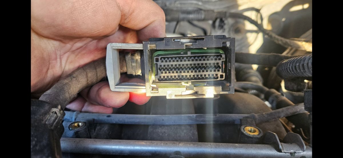 [Rozwiązano] Opel zafira B 1.8 z18xr 103 kw brak komunikacji że ...