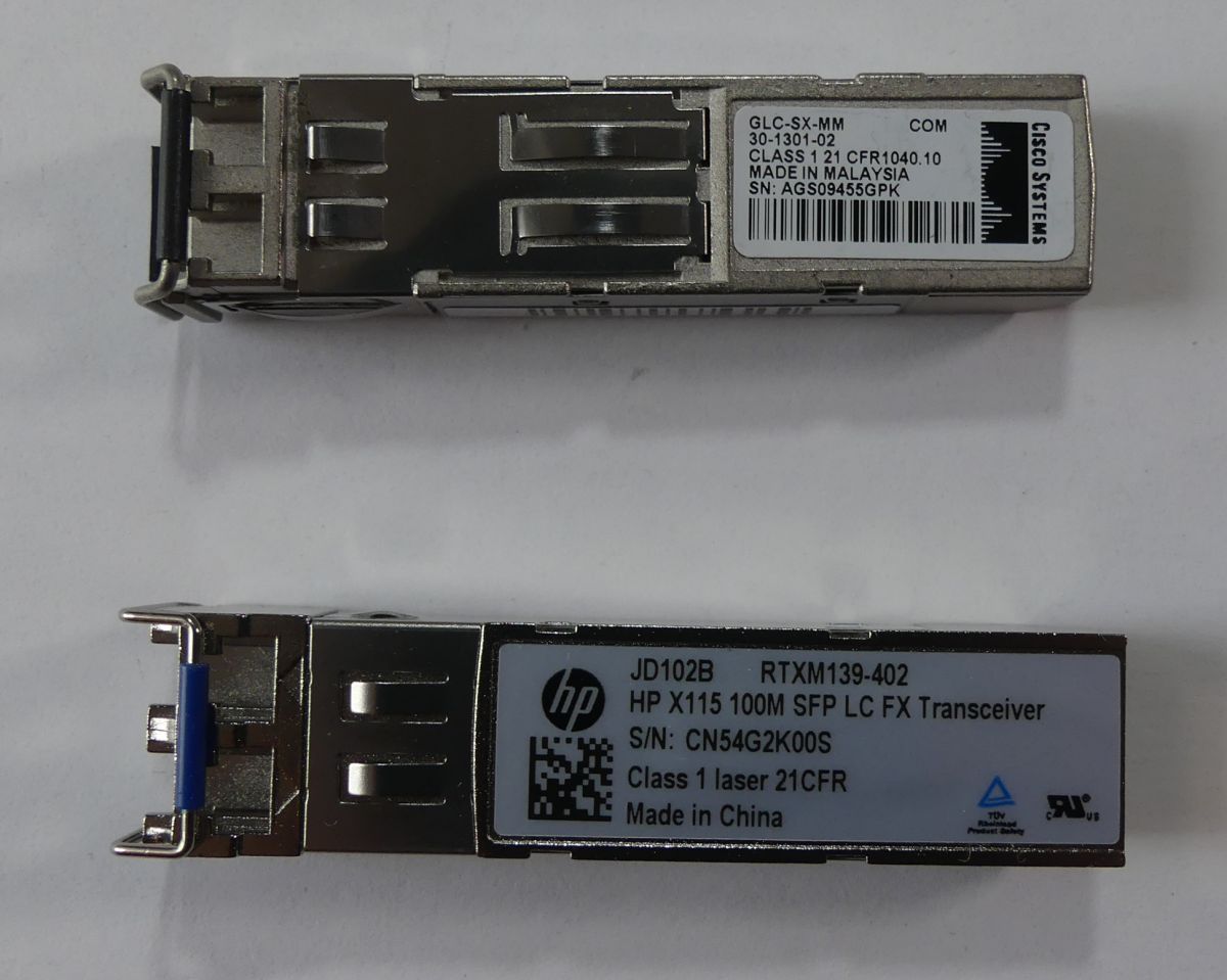 Wnętrze modułów optycznych SFP gigabit i fast ethernet