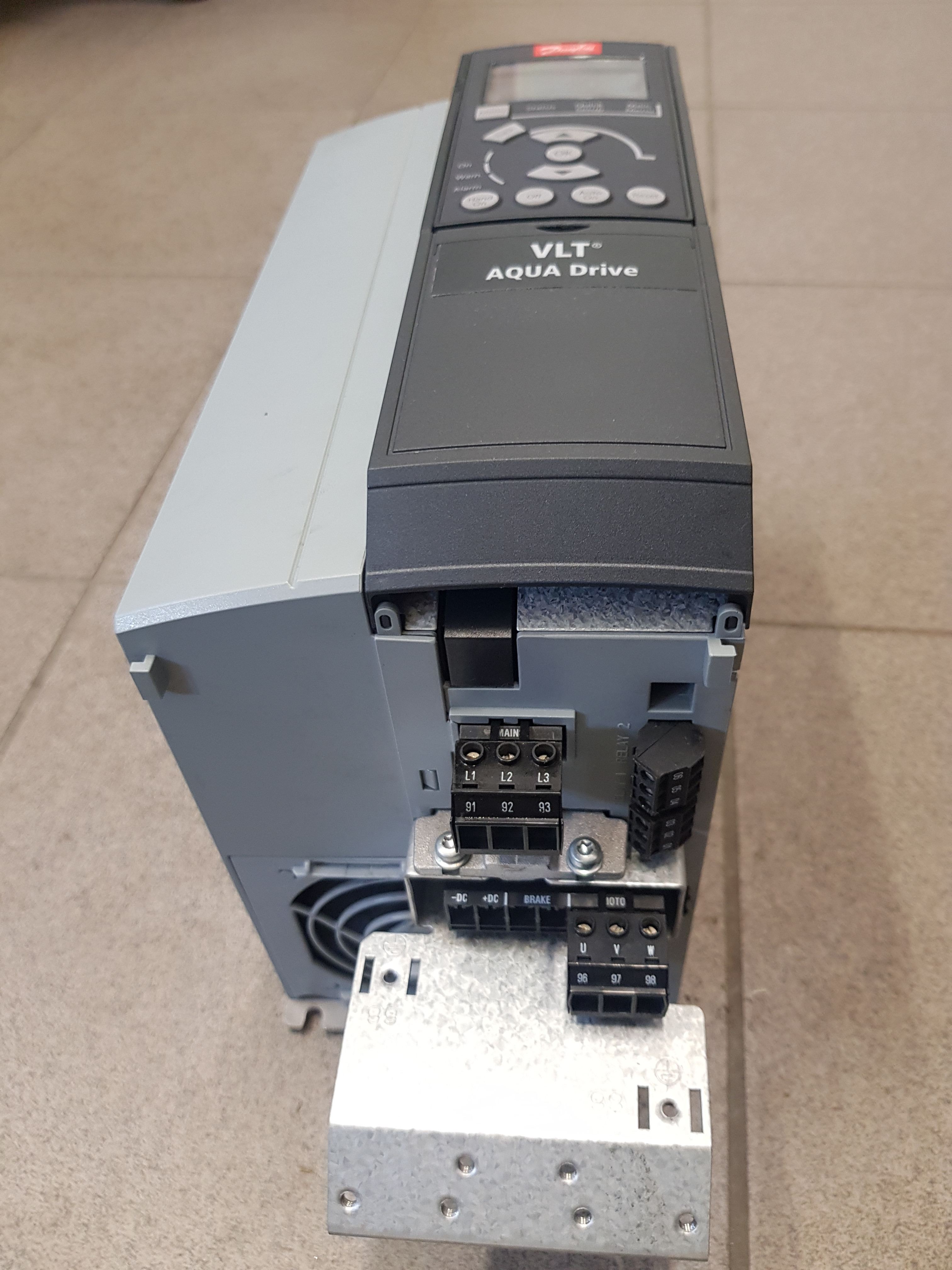 [Sprzedam] Sprzedam falownik Danfoss VLT AQUA Drive 5,5KW FC ...