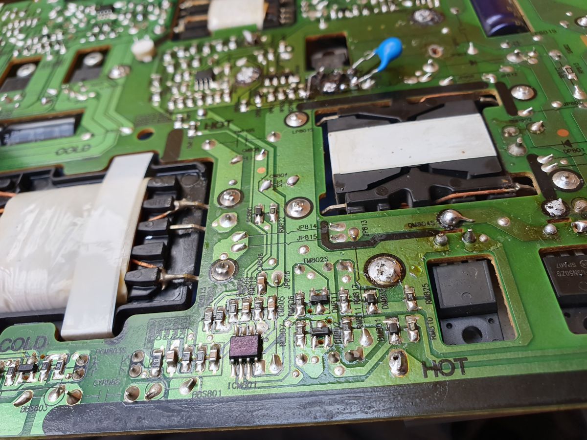 Uszkodzenia w telewizorze Samsung UE40D5500: pytania o testy i wymianę ...