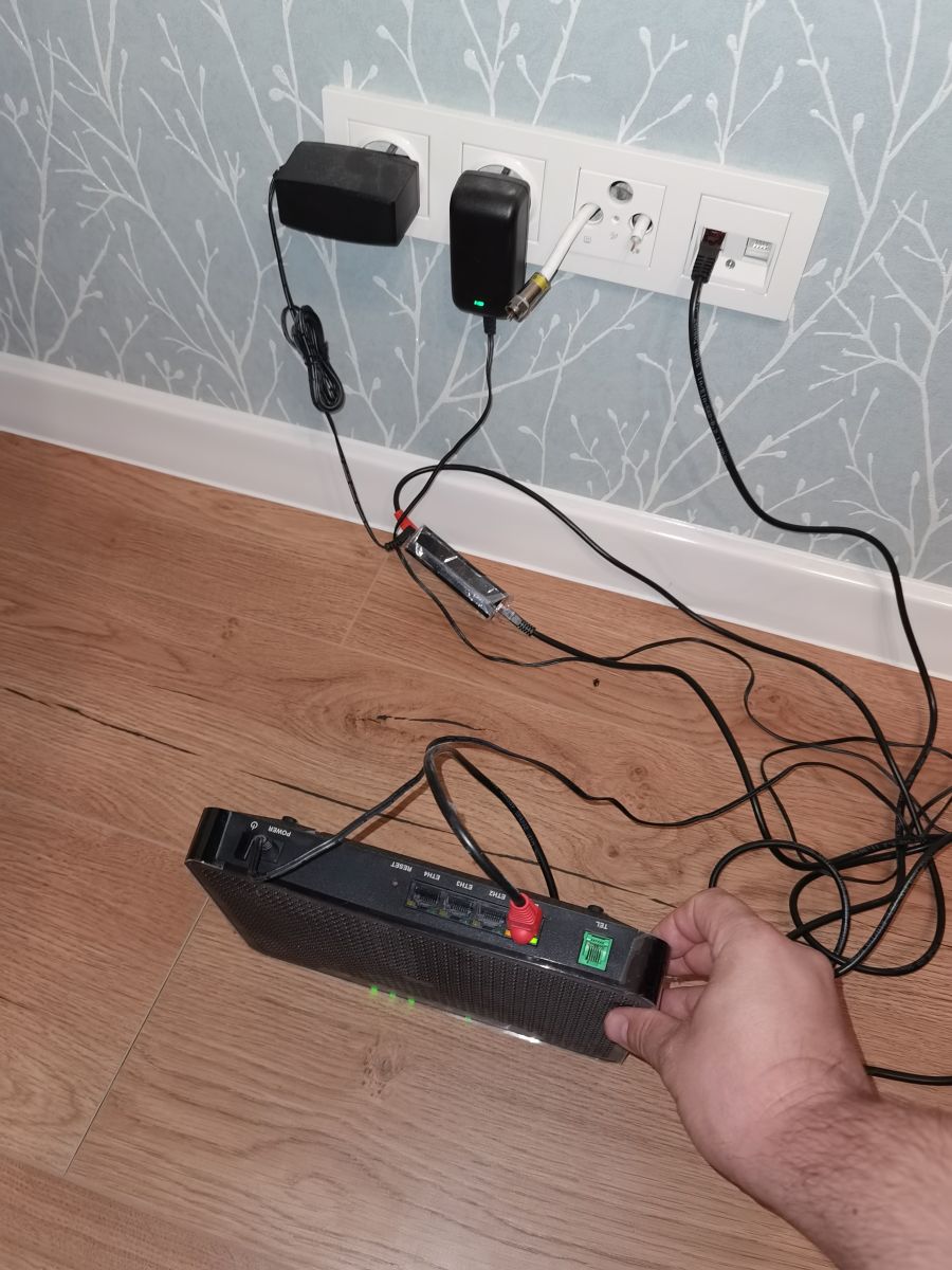 [Rozwiązano] Jak podłączyć kable modemu i routera po przeniesieniu do ...