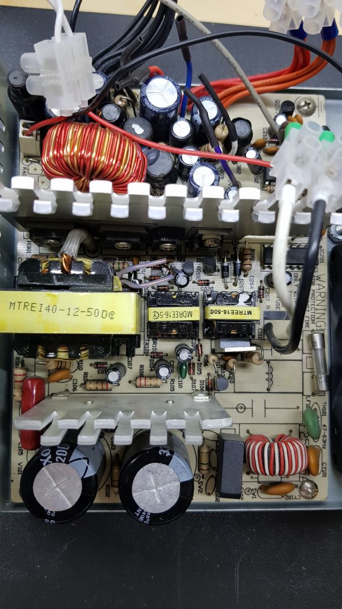 [Rozwiązano] Logic Concept ATX-250 - Zasilacz po zwarciu 3,3V podaje 2x ...