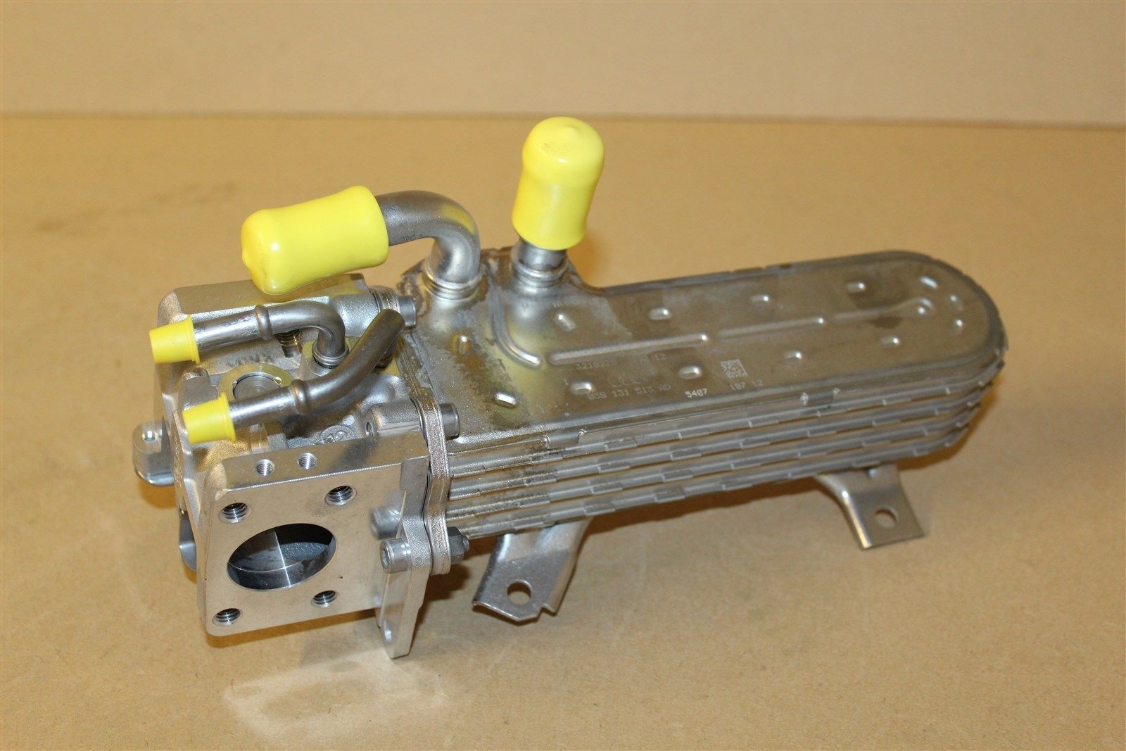 Różnice między chłodniczkami spalin EGR 038131512H a 038131513AD w 1.9 ...