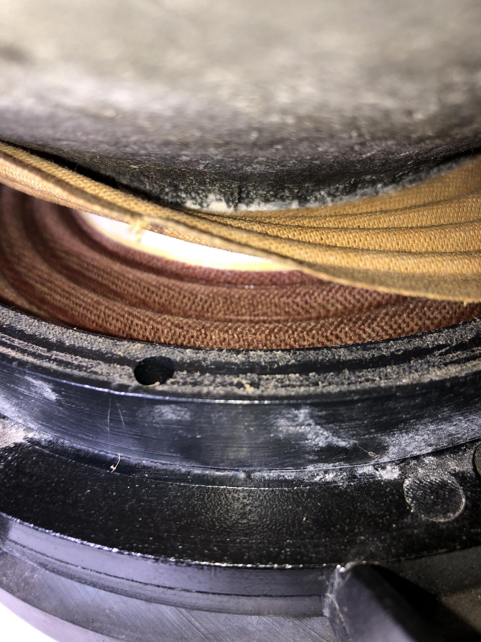 Rozebranie i regeneracja głośników estradowych Beyma 18G40 i 18G400 ...