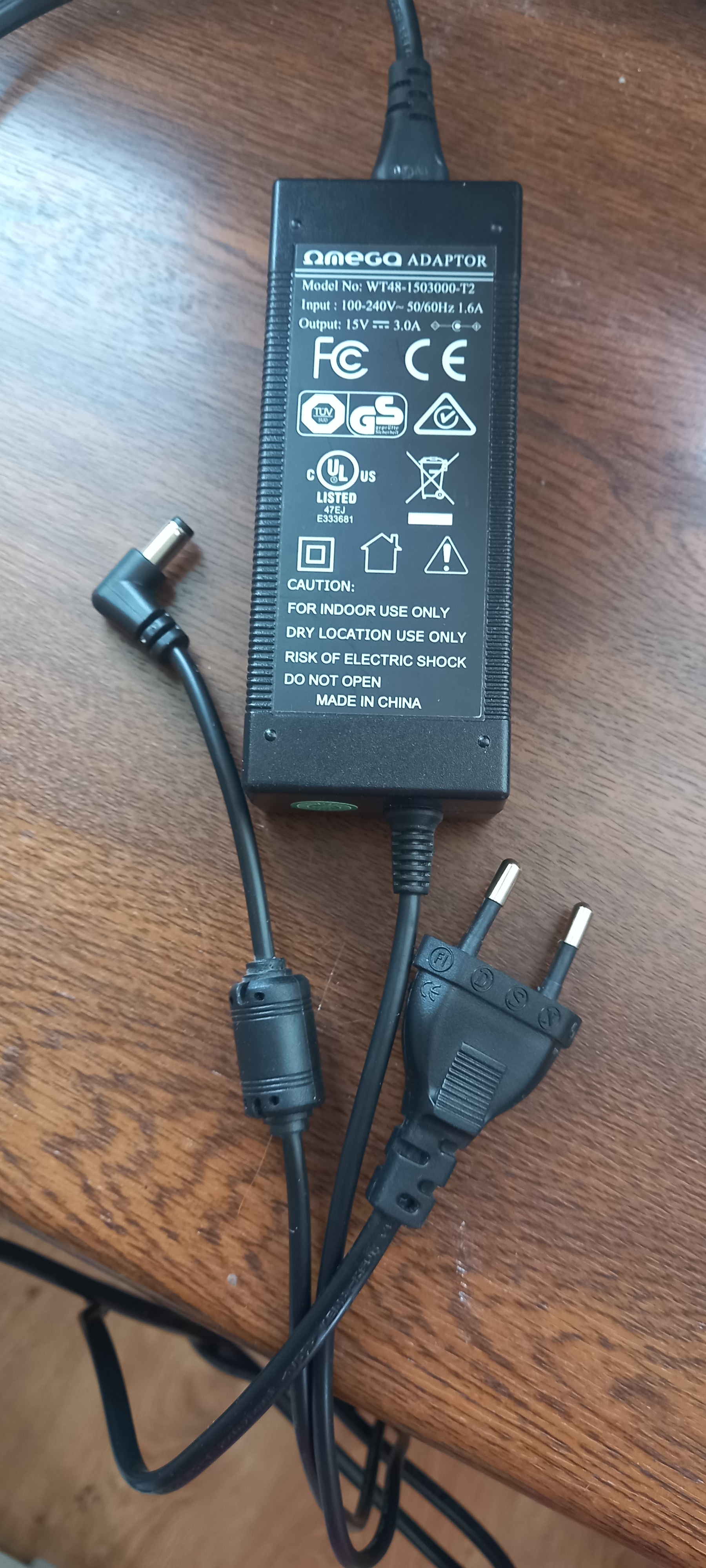 Iskrzenie przy podłączeniu zasilacza do soundbara Omega OG87B - naprawa ...