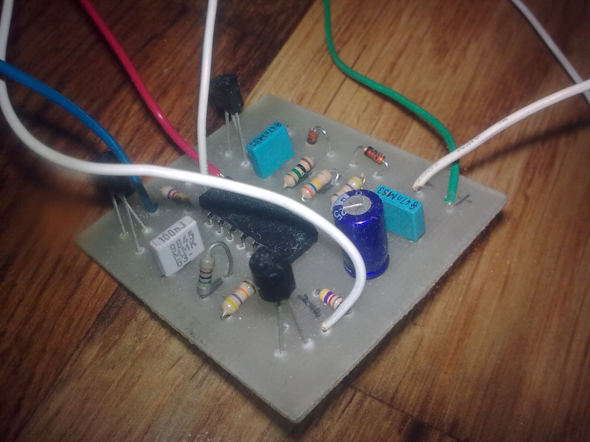 Stroboskop policyjny kit AVT 2720 - elektroda.pl