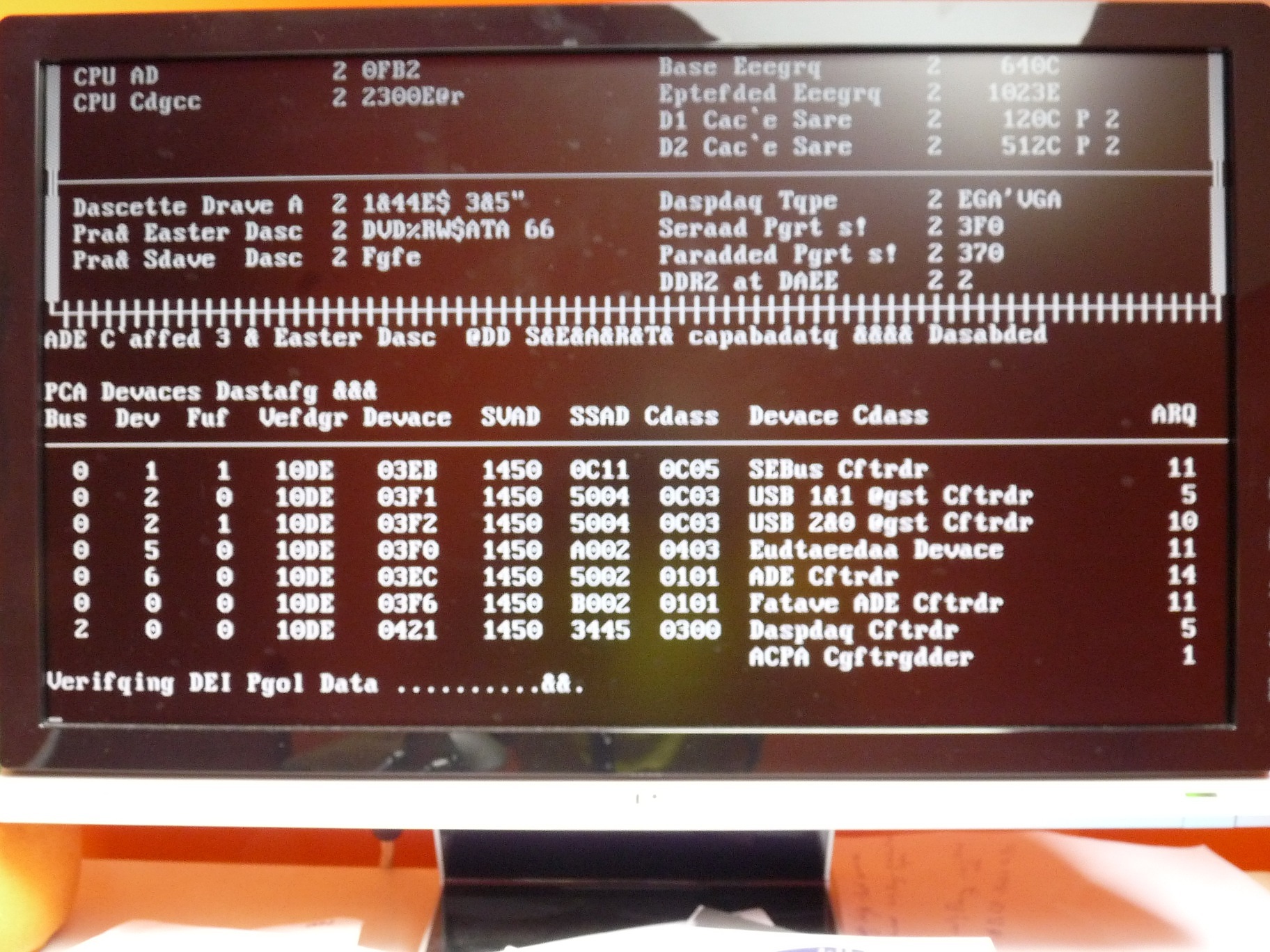 PC Dziwnie się włącza. Białe literki na czarnym przekręcone.