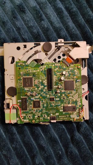 Budowa własnego odtwarzacza CD z obudowy UNITRA T8010 i napędu Sony ...