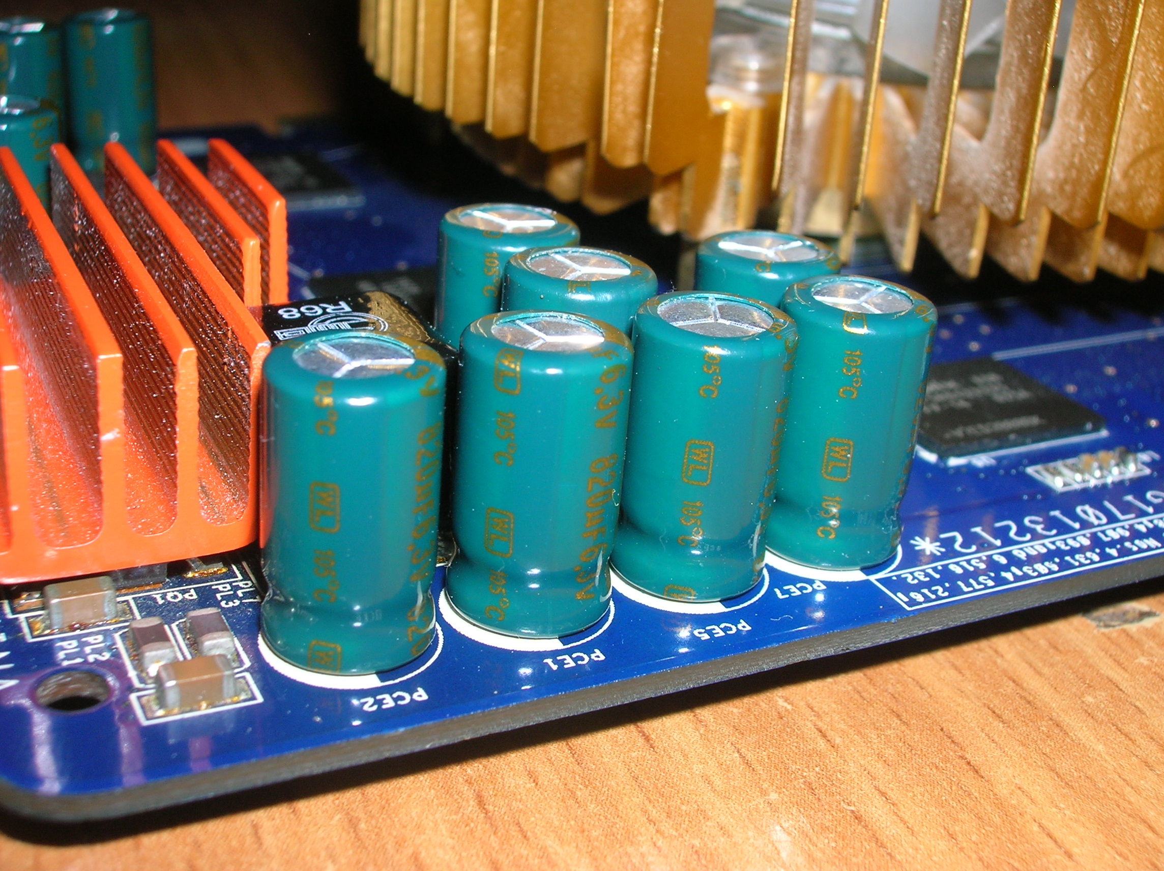 Jak naprawić spaloną cewkę TRIO R68 na karcie Asus 8600GT?