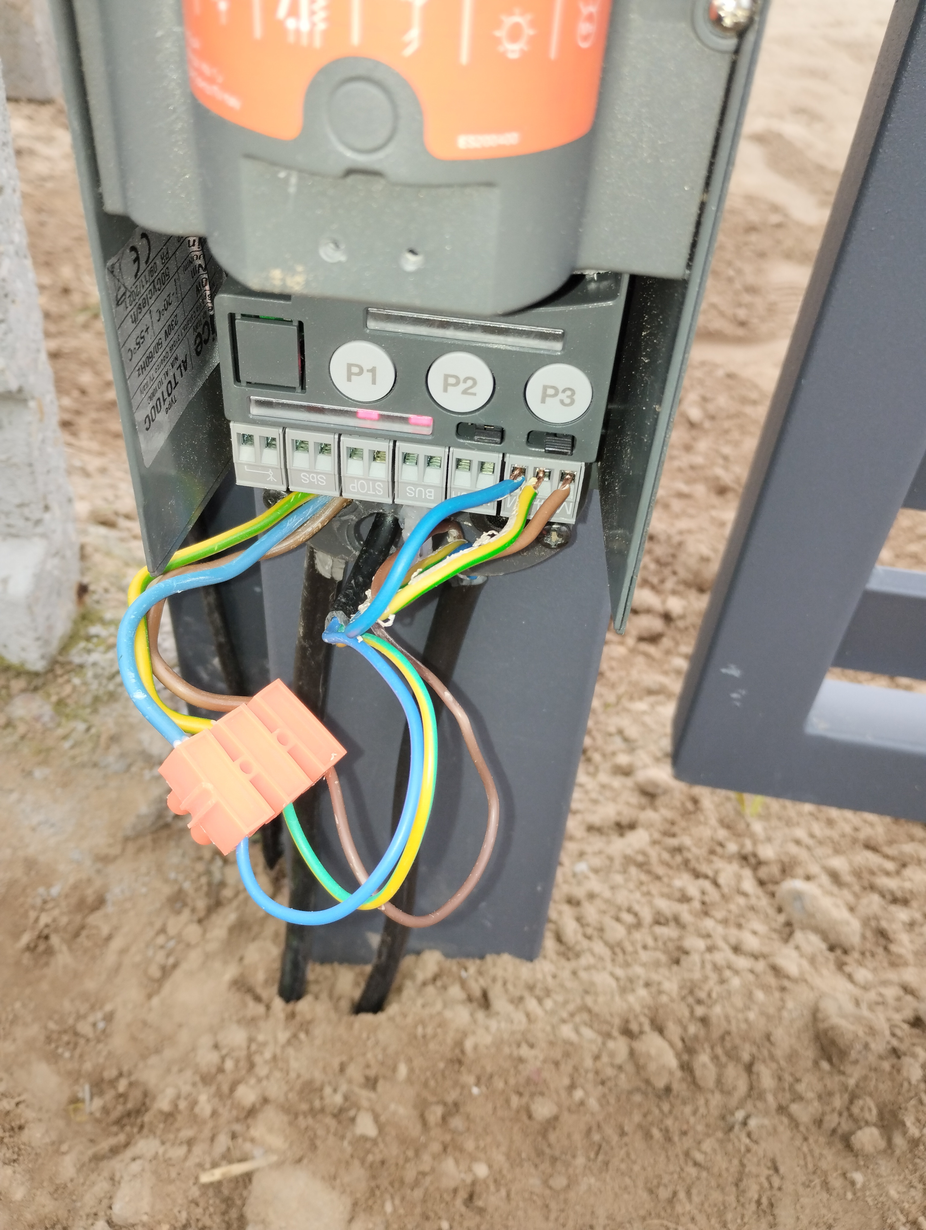 Kupilem bramę z system Nice Alto 100, ramię z centrala działa a drugie nie