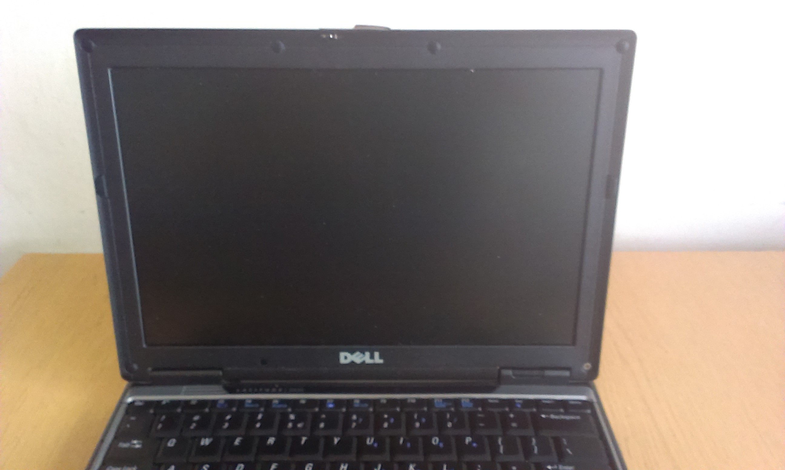 [Sprzedam] Laptop / netbook DELL D430 2x1,2/2048/60 w db stanie
