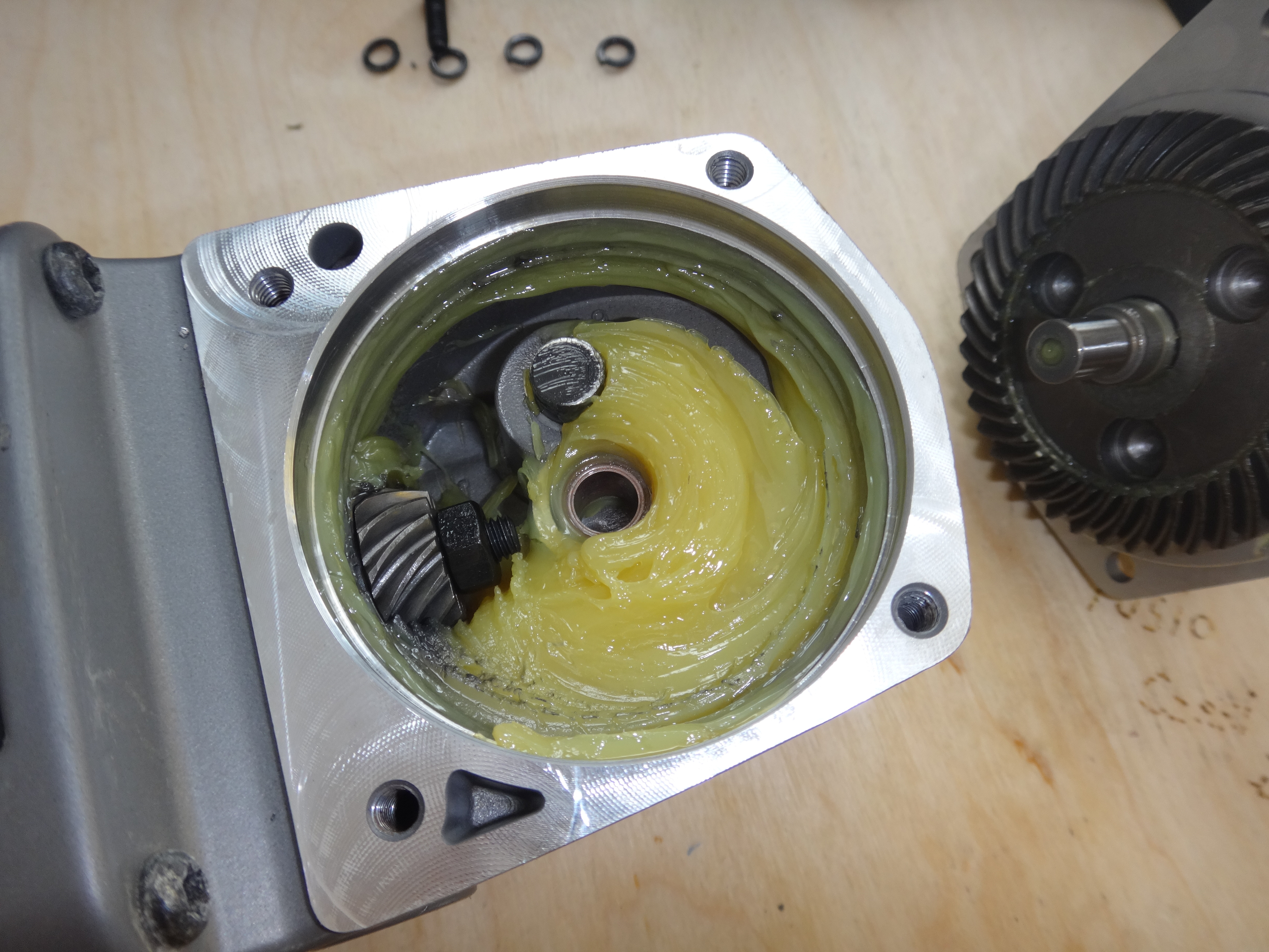 Lubrication for BOSCH Grinders: Gear Grease Recommendations, Viscosity ...