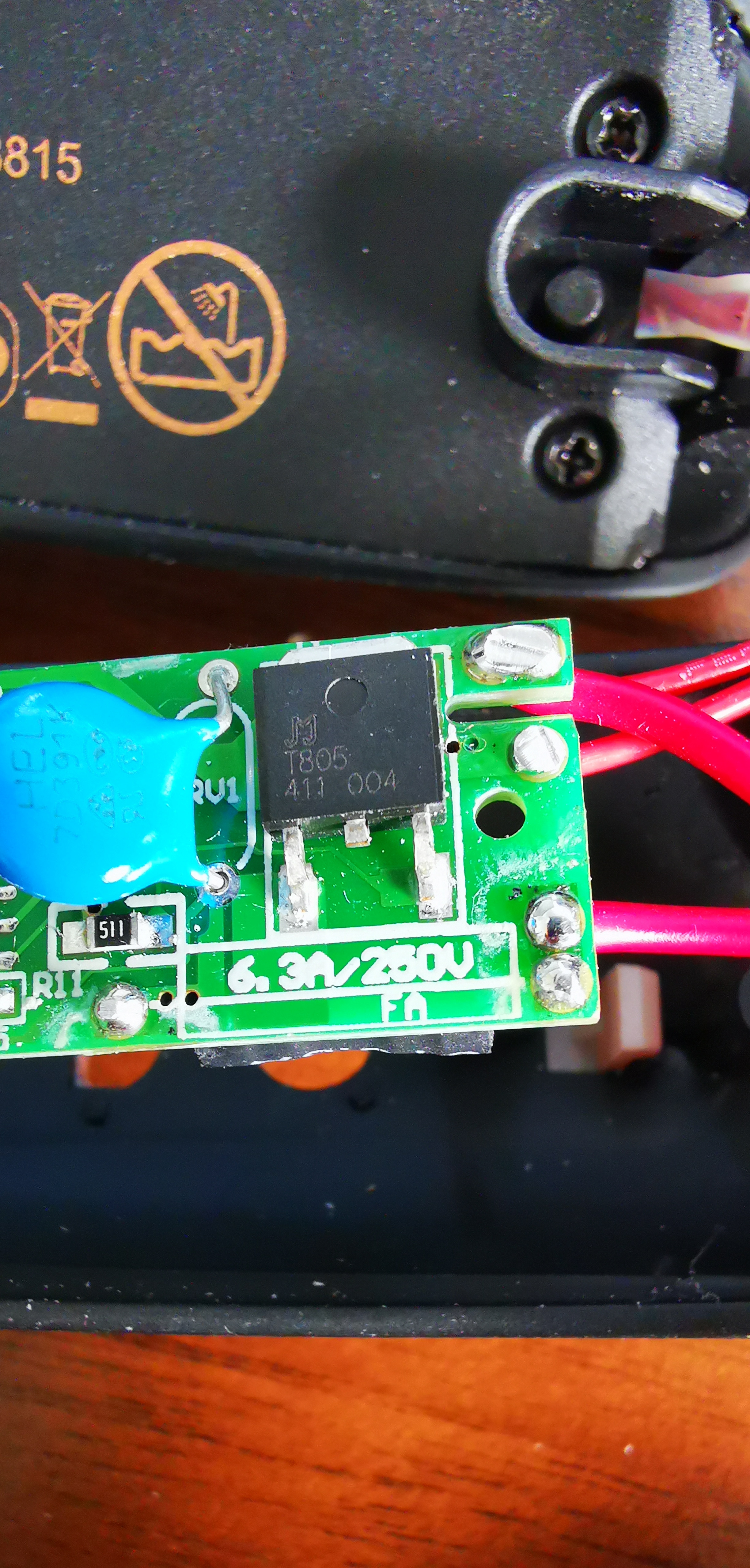 [Kupię] Co to za układ SMD oznaczony T805? Jakie ma zastosowanie?