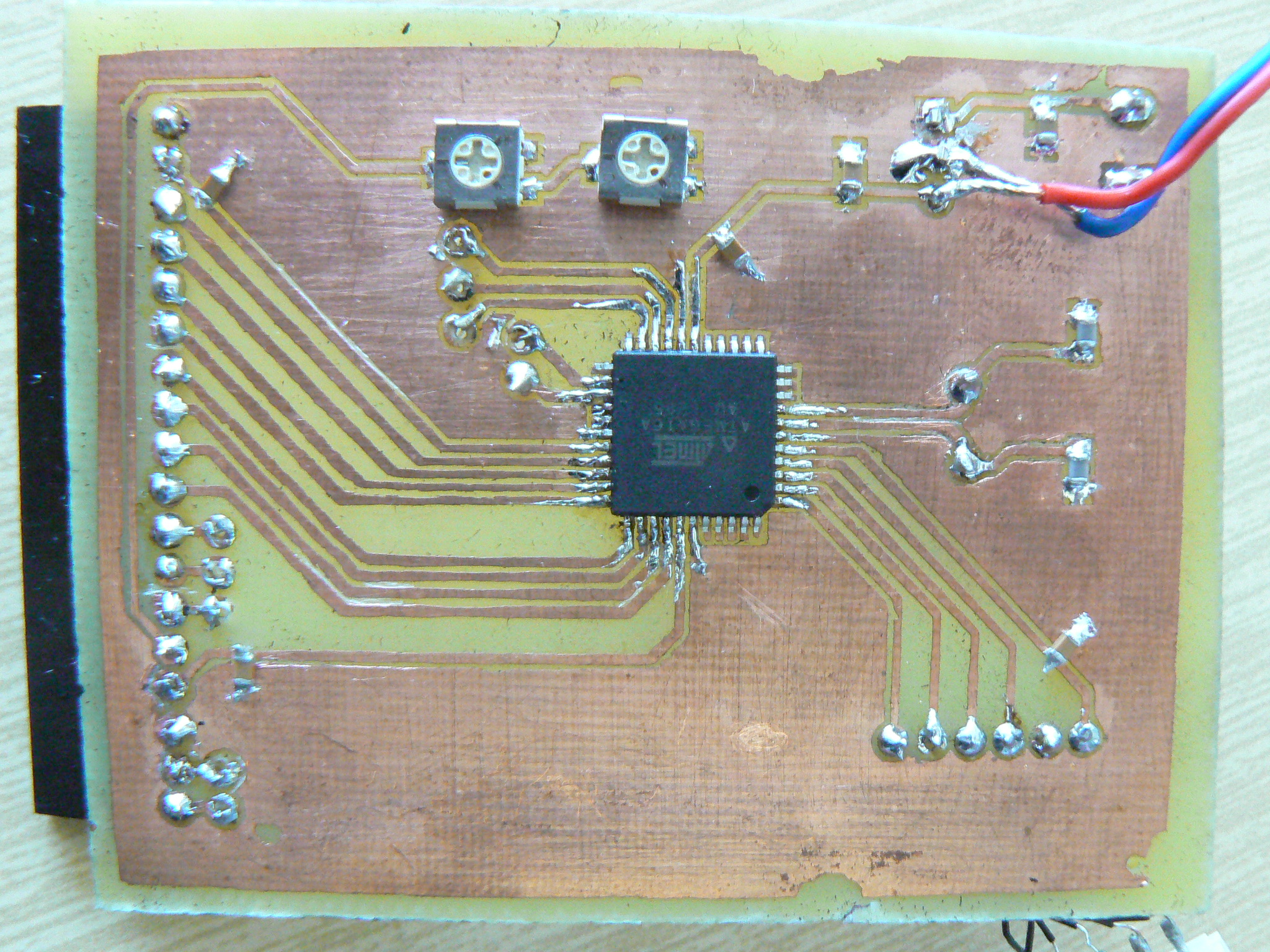 Atmega16 - program nie działa po wgraniu, sprawdzenie fuse bitów i kodu