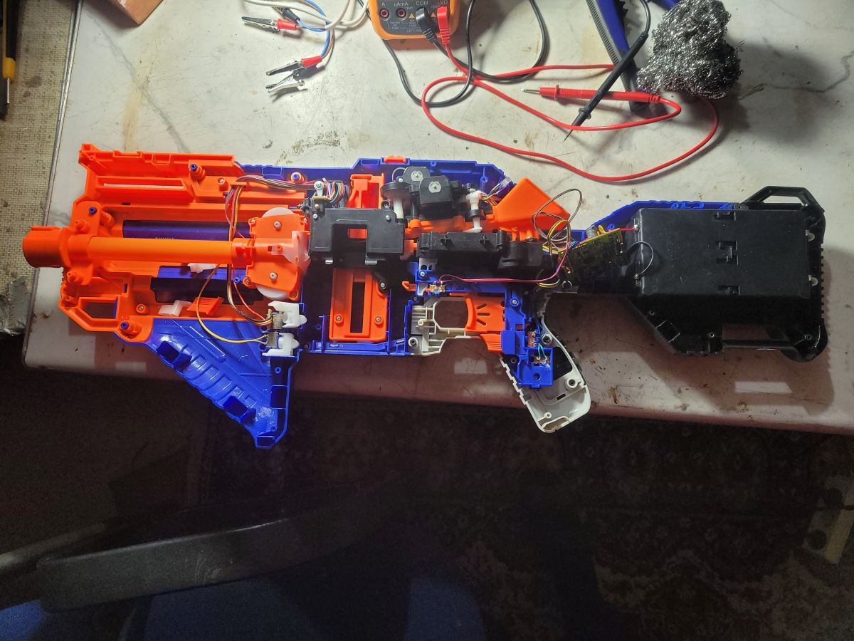 Nerf infinus - zepsułem poprzez podanie zbyt wysokiego napięcia