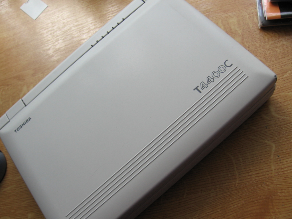 Ulepszenie Toshiba T4400C: zwiększenie RAM, dodanie karty sieciowej ...