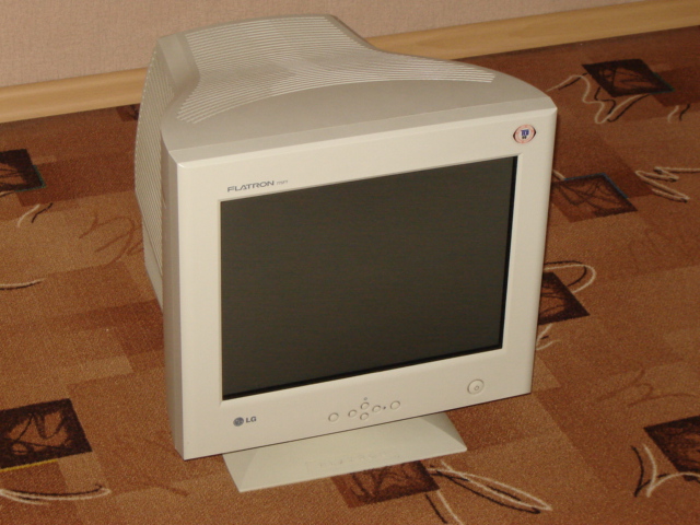 [Sprzedam]Sprawny monitor CRT LG Flatron 775FT 17 cali