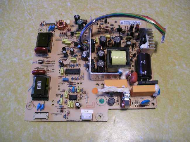 Jaki scalak w przetwornicy monitora HP P9621D, model PE1231, płyta PWB ...