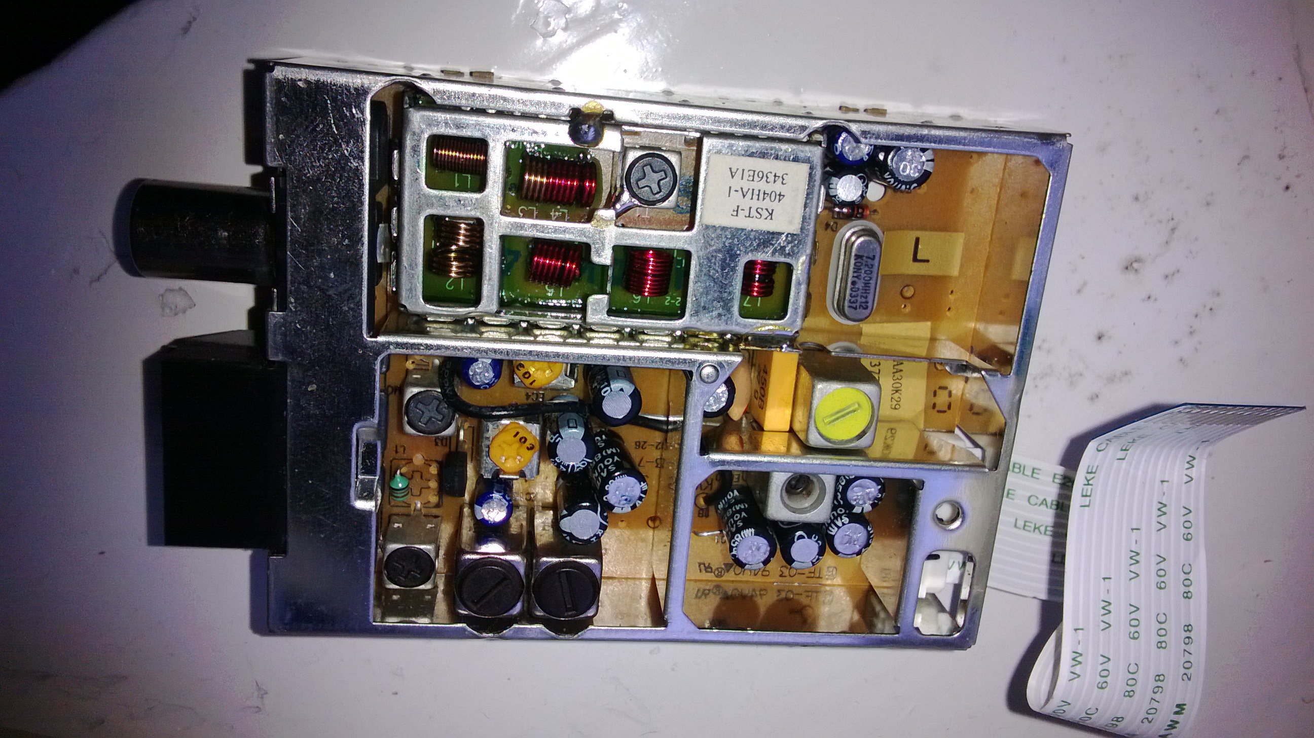 Sterowanie głowicą YST982-B0E3 z LC72131 i attiny13 - protokół Sanyo CCB