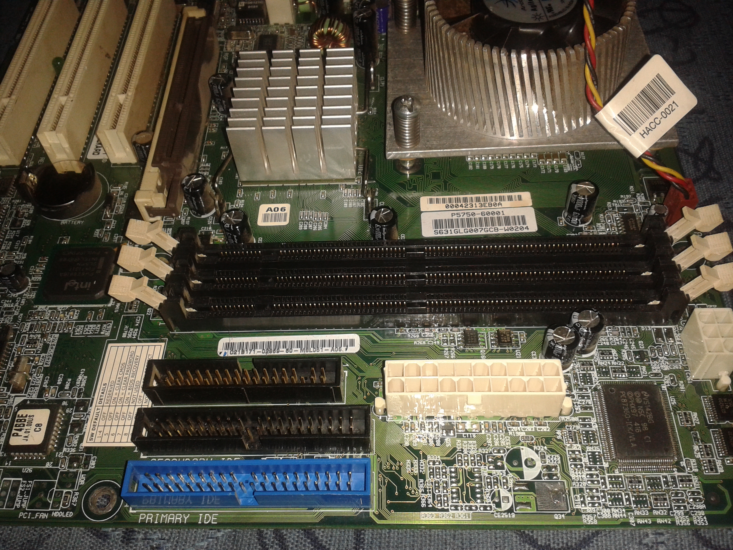 Asus P4B-MB / HP Vectra VL420 - Niestabilna płyta główna.