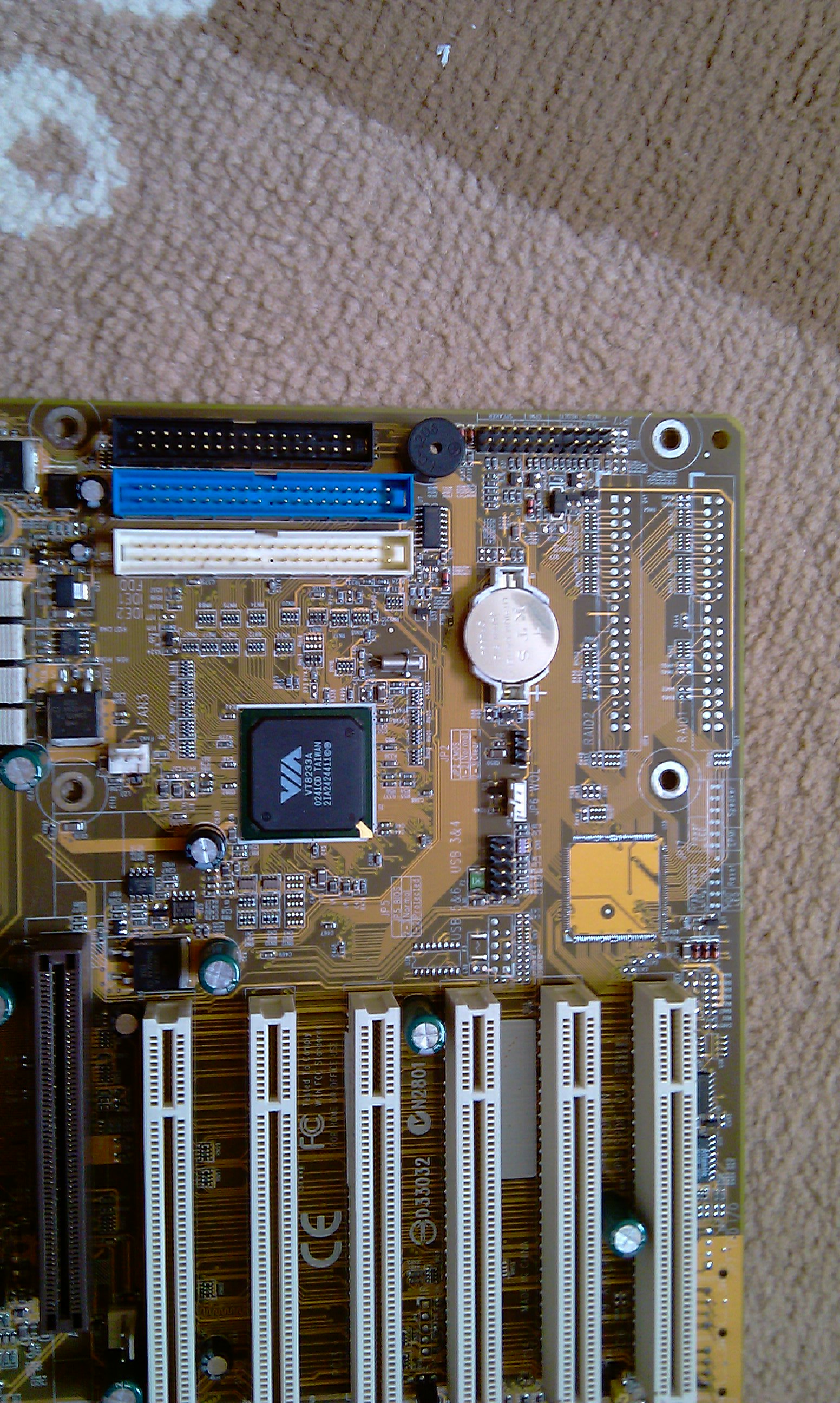 Jak naprawić płytę główną Shuttle AK35S20D po uszkodzeniu przez RAM?