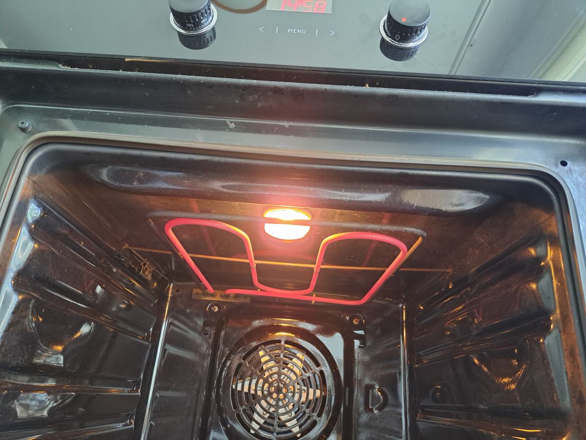 Piekarnik Amica BEBF 6511F - grzałka nie grzeje równomiernie przy ...