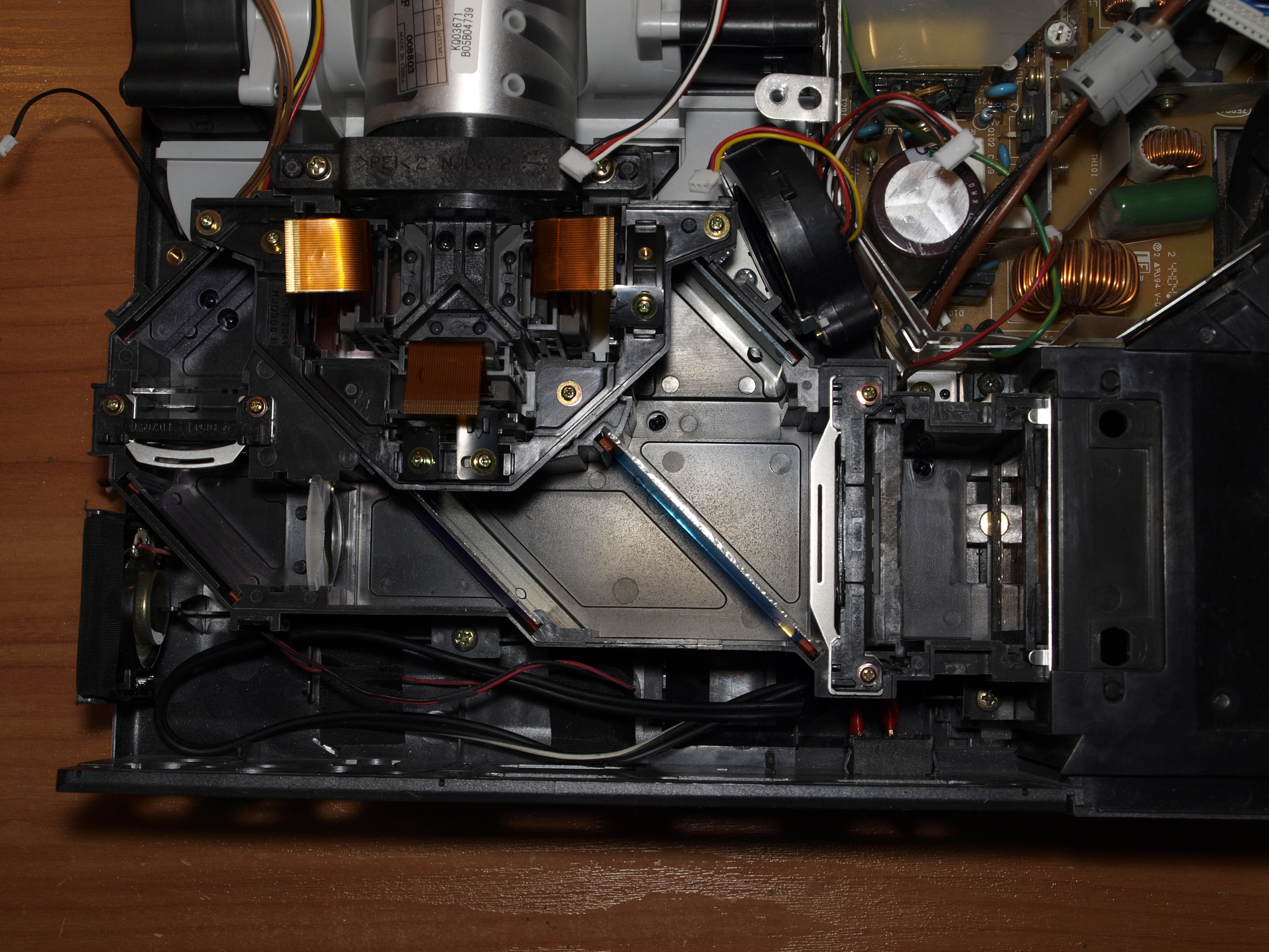 Jak uruchomić projektor Infocus LP340 bez lampy i zasilacza? - 126