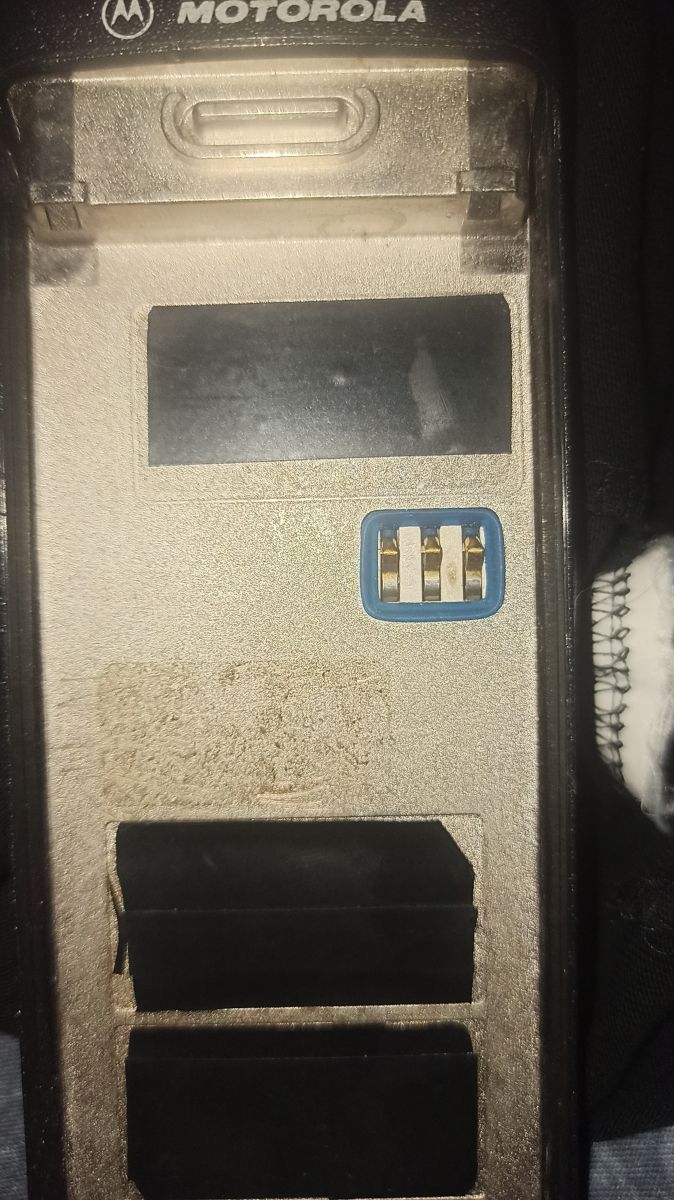 Motorola GP360 - uruchomienie radiotelefonu bez baterii