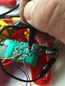 [Rozwiązano] Zasięg układu zdalnego sterowania 27 MHz z motorówki ...