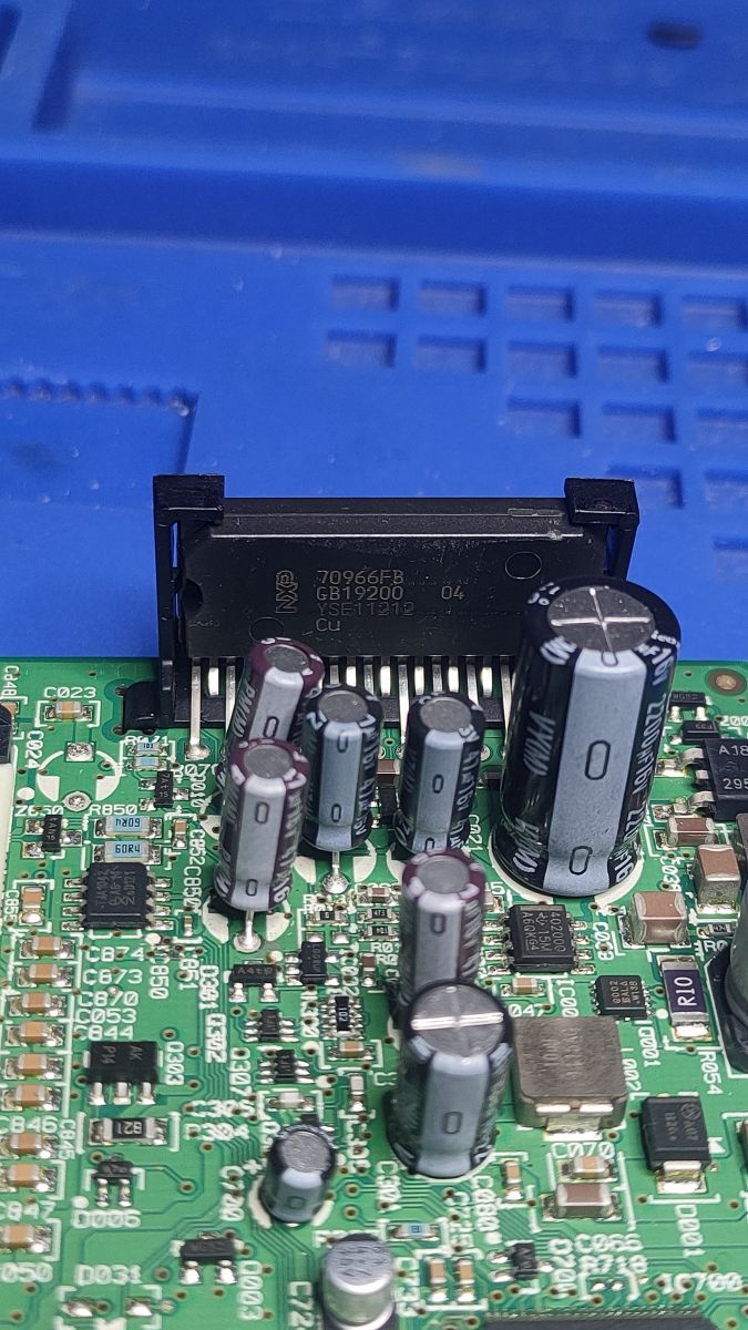 Zamienniki układów dla radia Ford Mk - poszukiwanie alternatyw