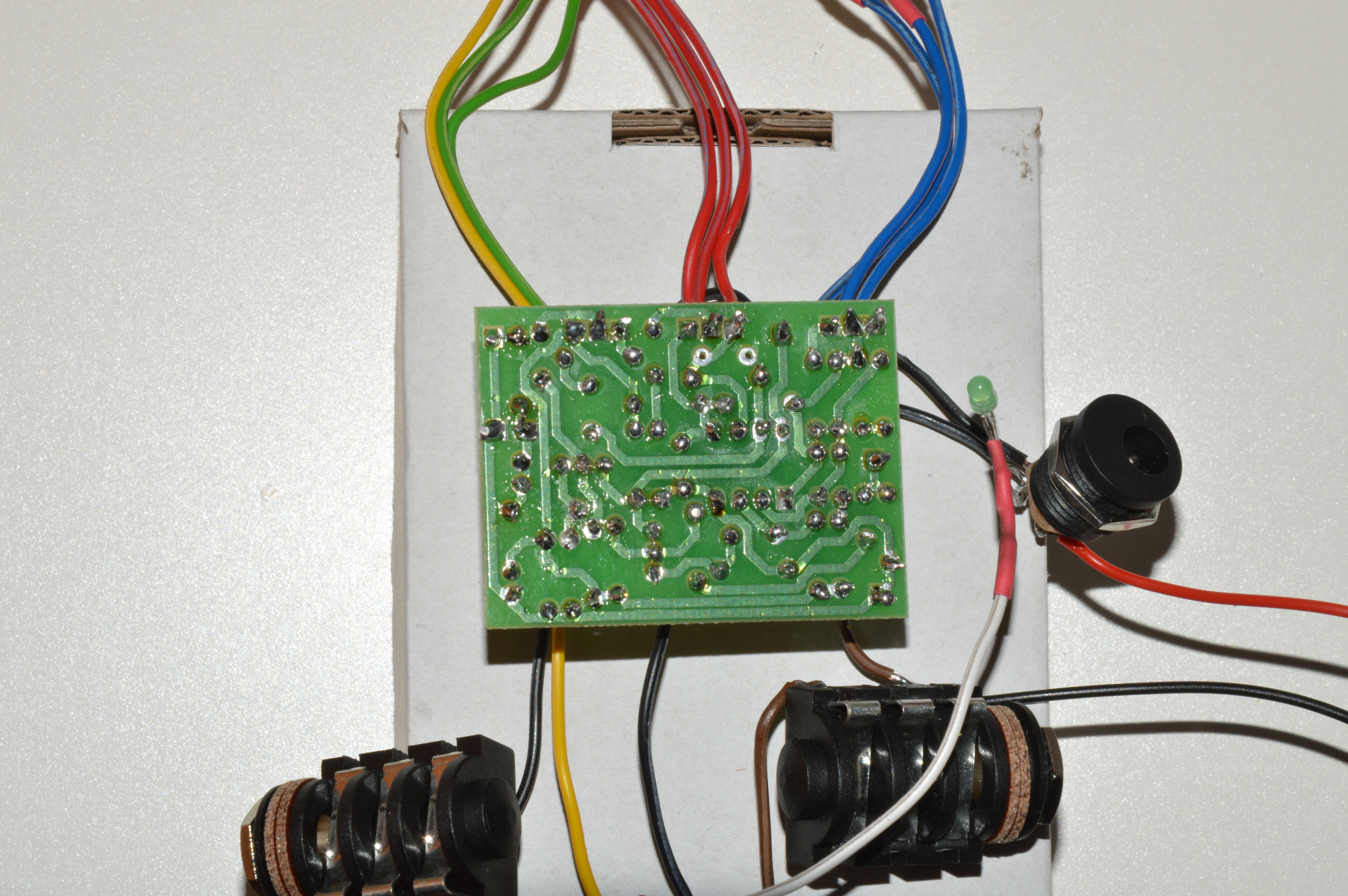 Niedziałający efekt gitarowy DIY tube screamer ts9