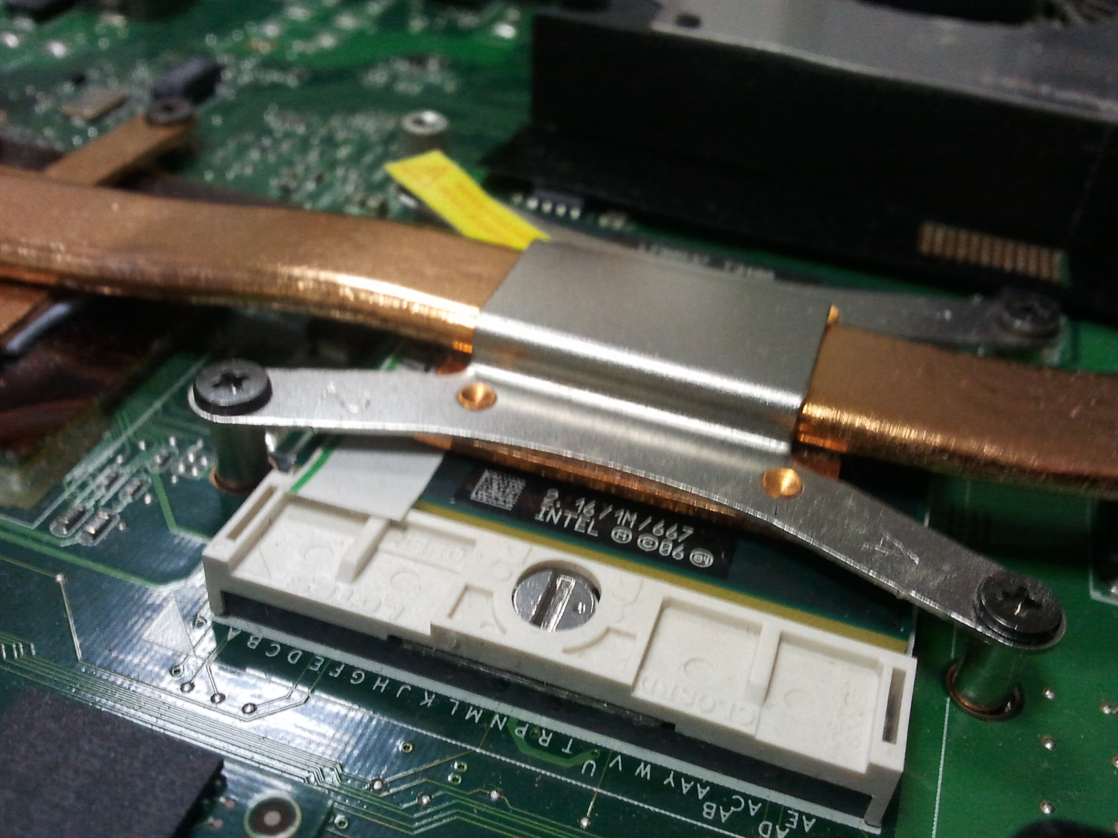 Asus X50GL - grzeje się mocno + wyłacza się - foto