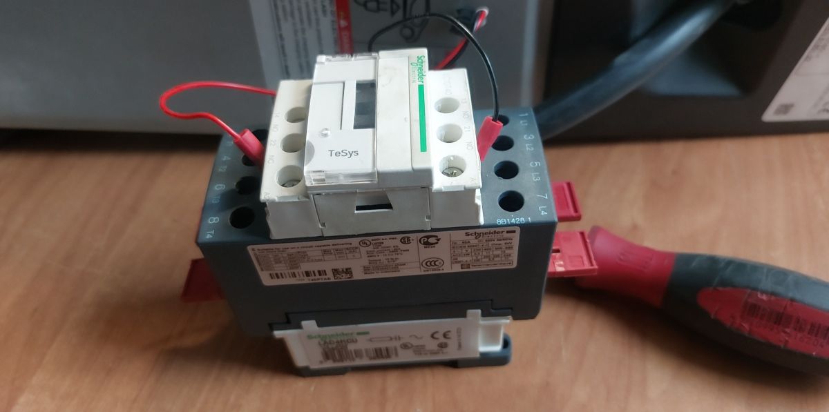 Zamiennik stycznika Schneider T40P7AB dla wallbox BMW i3 - jak dobrać?