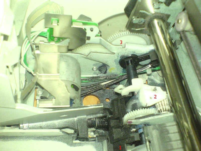 HP DeskJet 710C - zacinanie się elementów mechanicznych