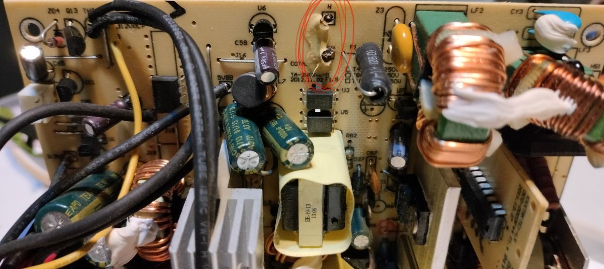 [Rozwiązano] OCZ CXS500Identyfikacja elementu THT po 'eksplozji ...