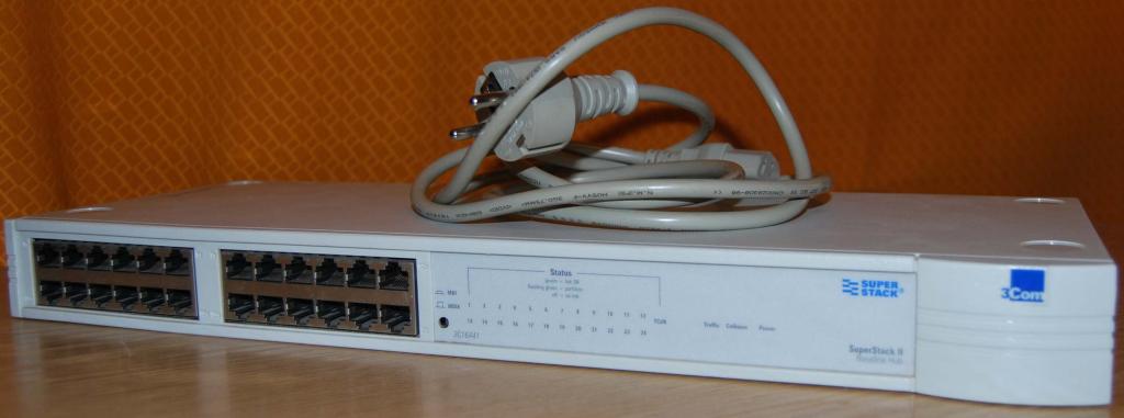 [Sprzedam] 24 portowy HUB 3COM 3C16441 - elektroda.pl
