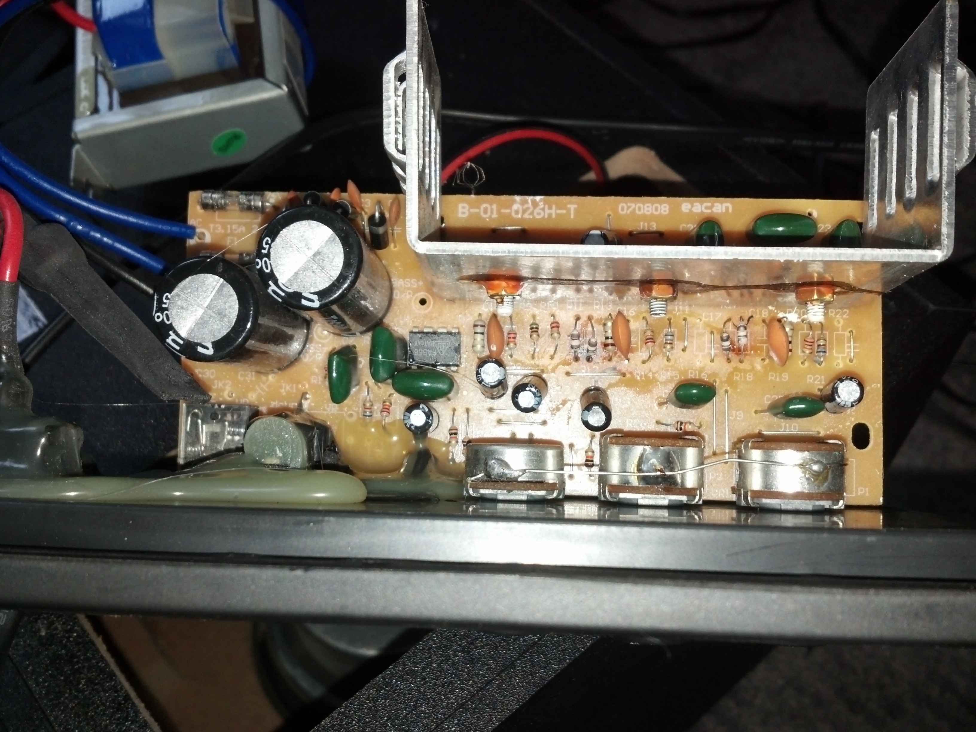 EASYTOUCH ET-685 - brak dźwięku na wyjściu do prawego głośnika