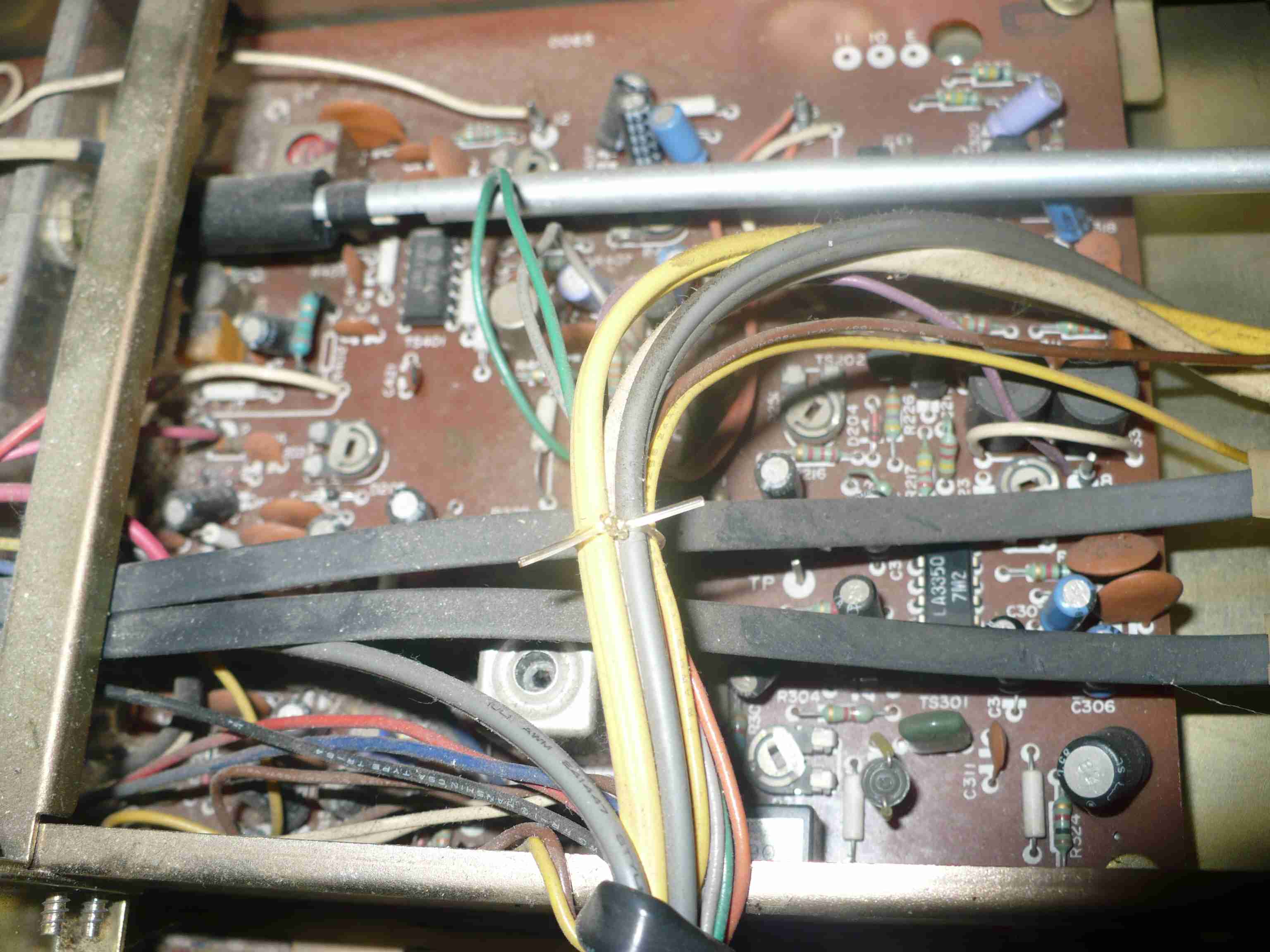 [Rozwiązano] Philips (22)AH 683 - Padł przekaźnik i/lub końcówka mocy