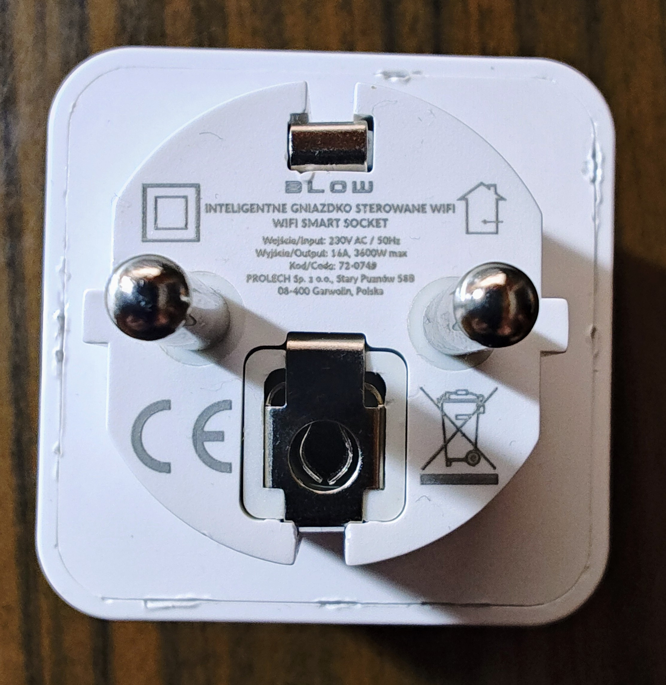 How do I take apart the Blow smart socket from the CB2S to change its ...