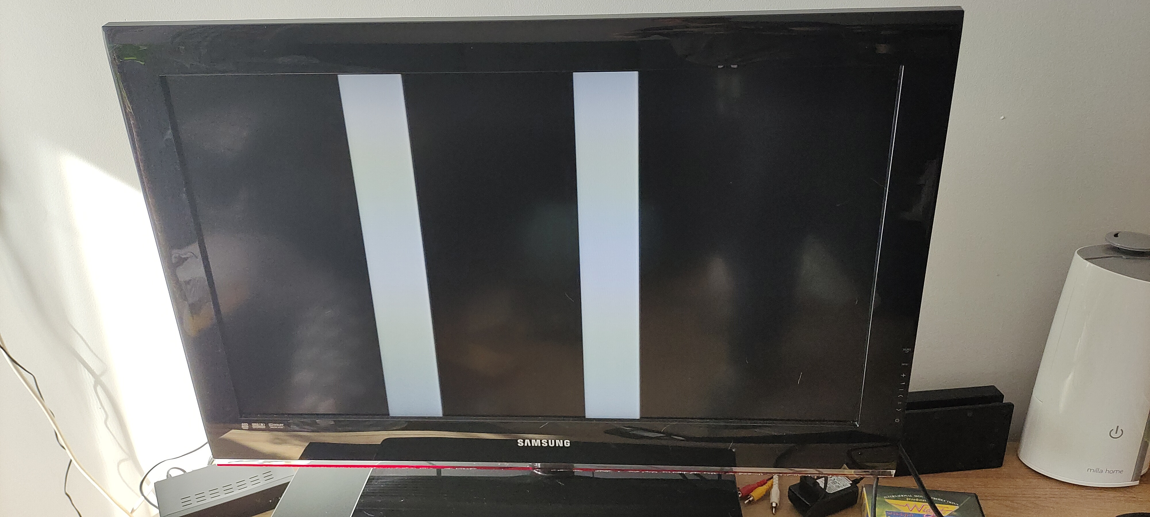 Brak obrazu i 2 białe pasy w magnetowidzie Panasonic NV-J22 - wejście ...