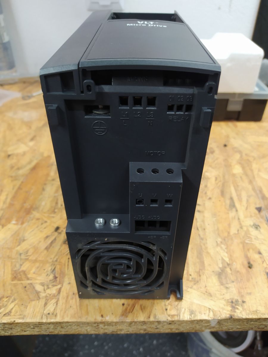 [Sprzedam] Falownik Danfoss VLT 132F0026 4kW, sprawny, z demontażu